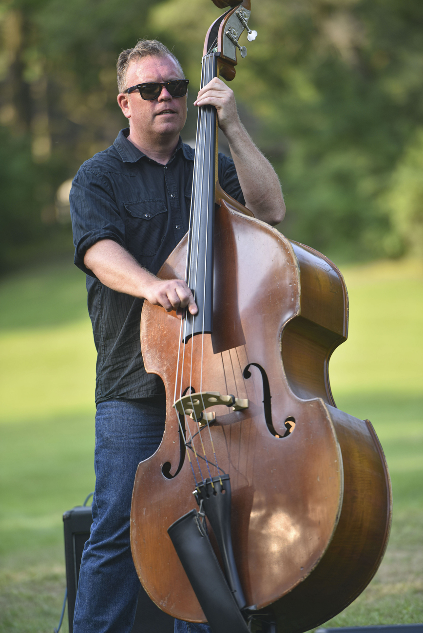 George Bedard and the Kingpins perform at the Leslie Science and Nature ...