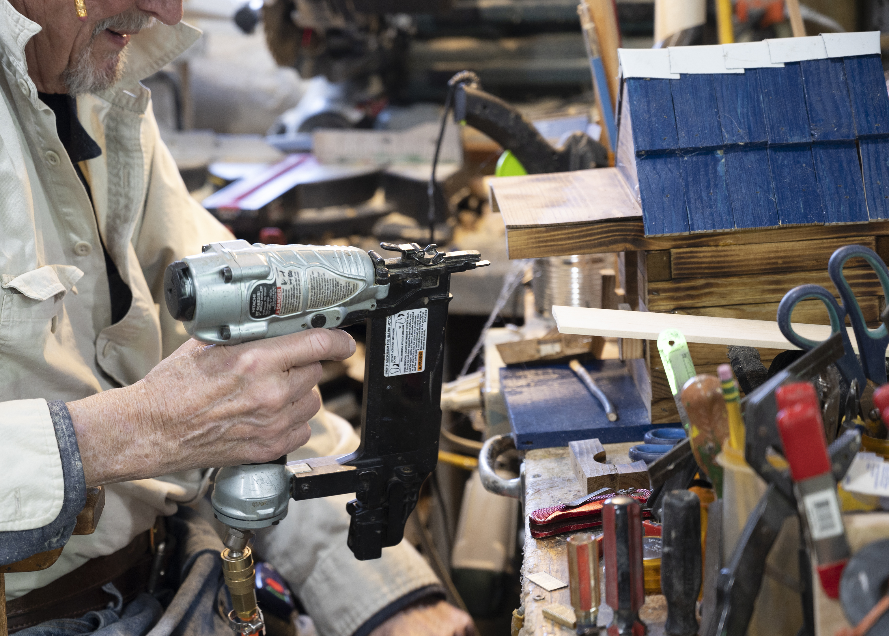 Leon Hunt builds birdhouses to raise money for veteran group - mlive.com