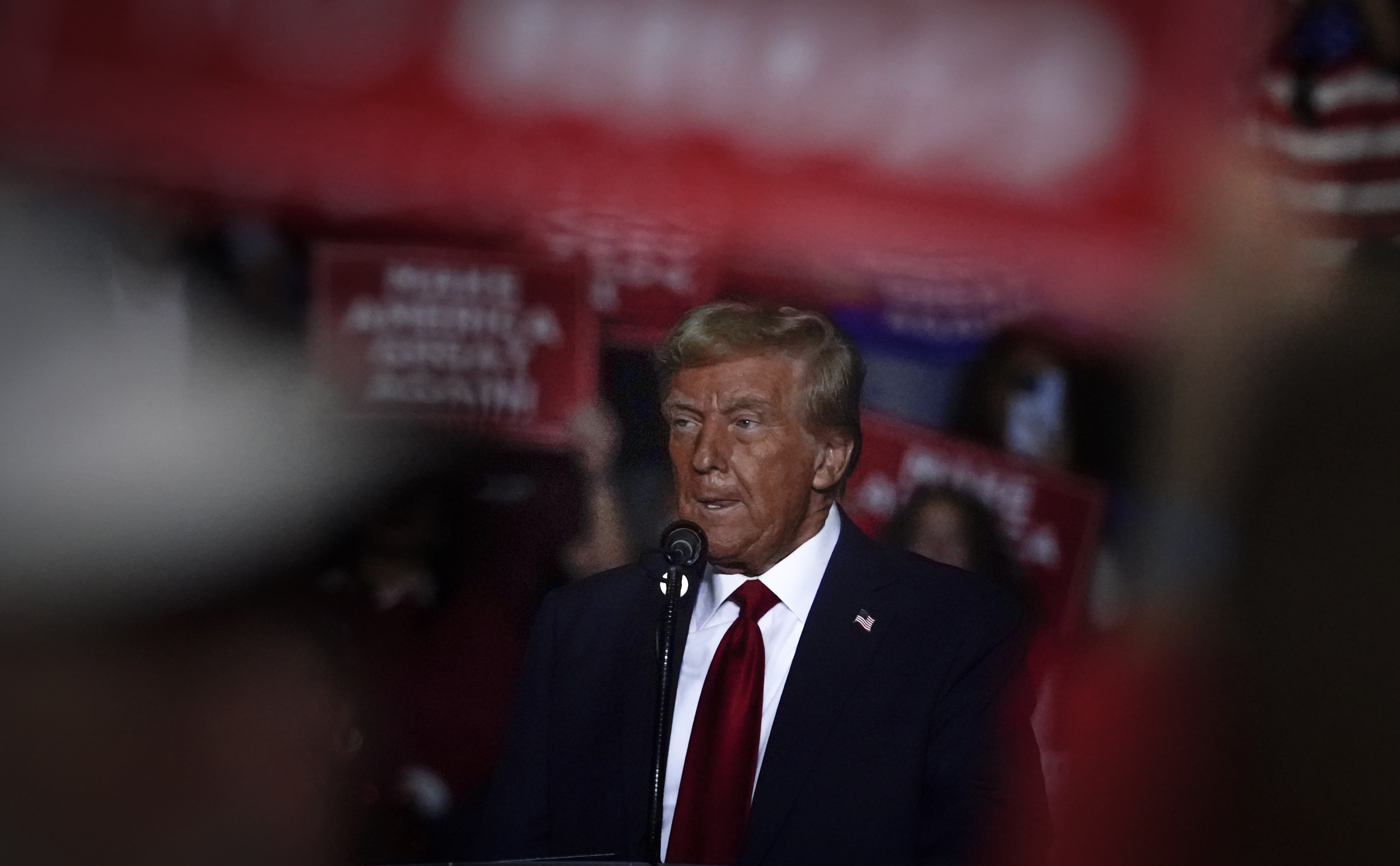 Former President Donald Trump hosts campaign rally in Allentown ...