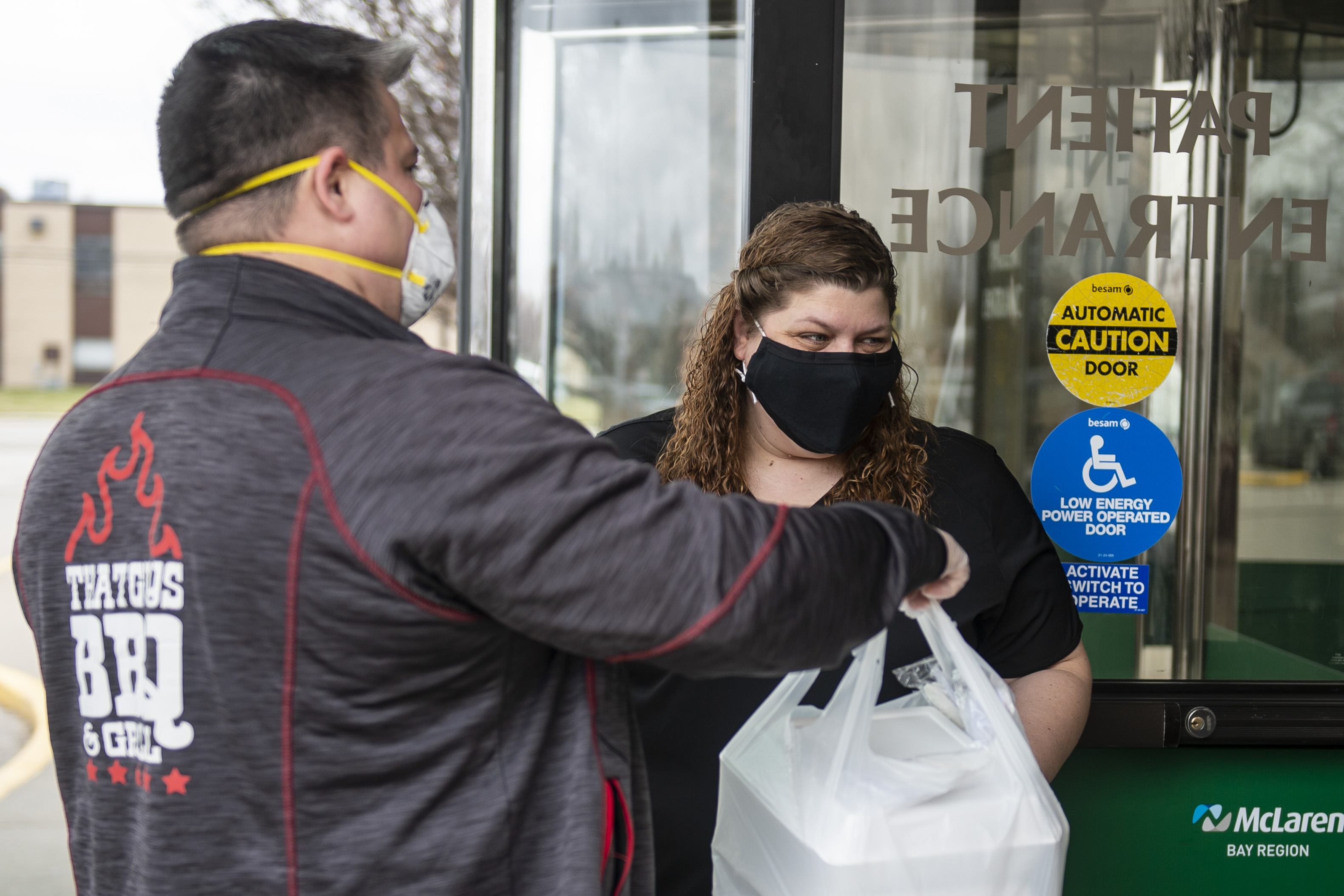 Bay City BBQ restaurant owner raising funds to donate meals to ...