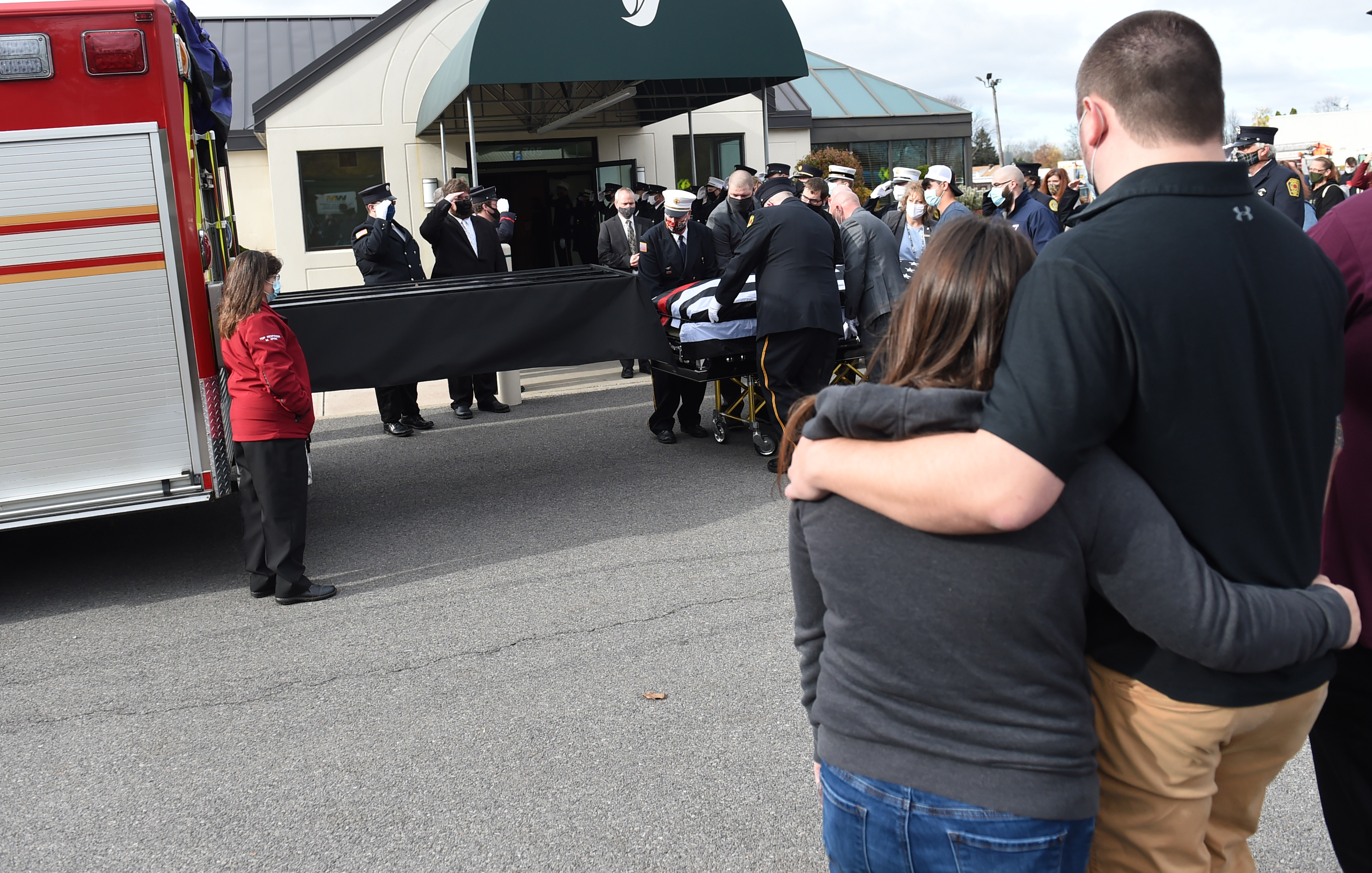 A fire fighters funeral procession in Oswego County - syracuse.com