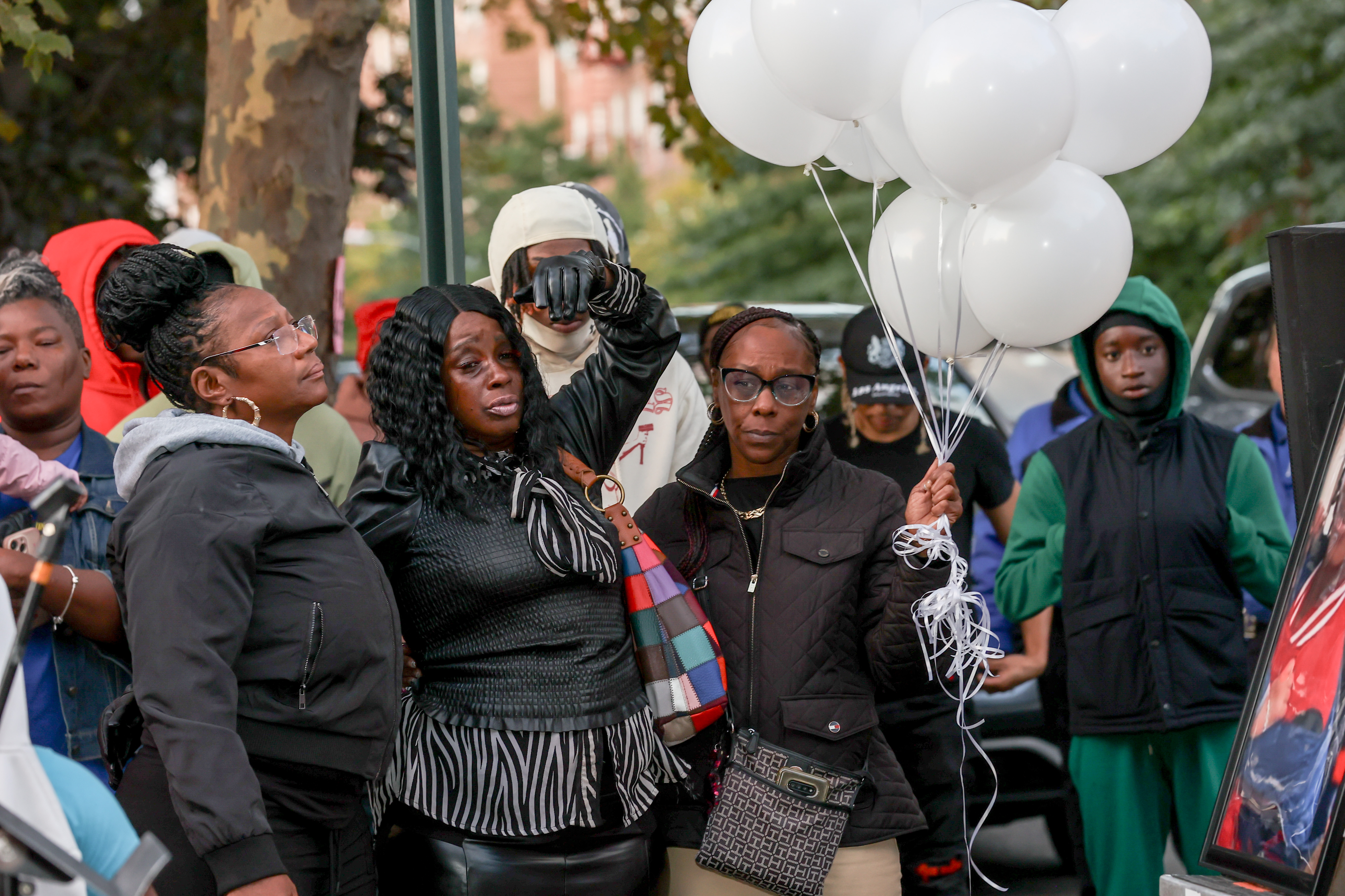 Candlelight vigil held to celebrate life of 13-year-old Staten Island ...
