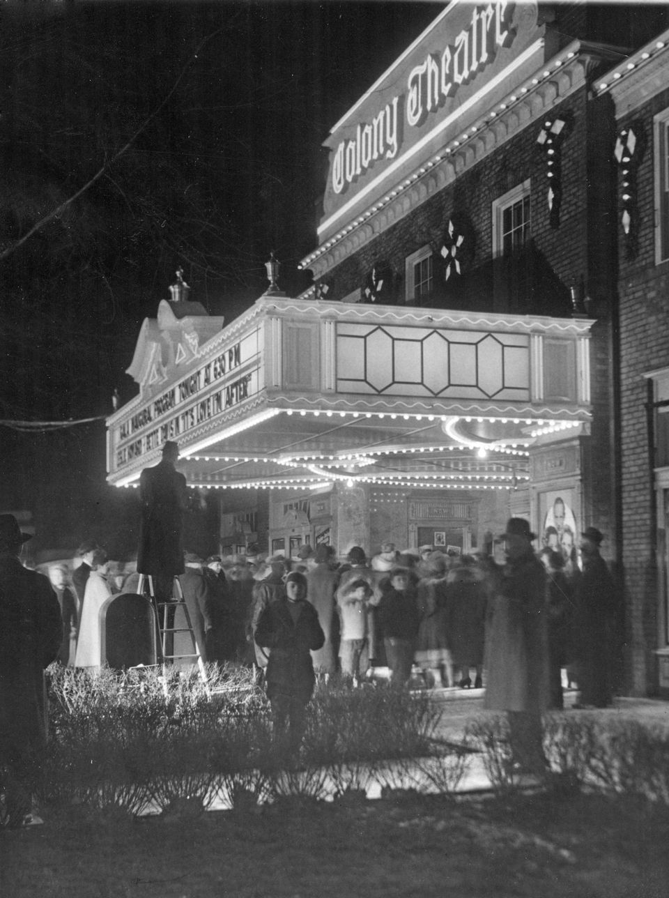 Historic Shaker Square remains an iconic part of Cleveland - cleveland.com