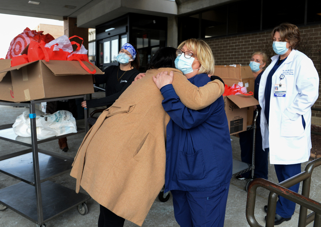 Art Kulikowski Memorial Christmas Surprise for Jefferson Nurses and ...