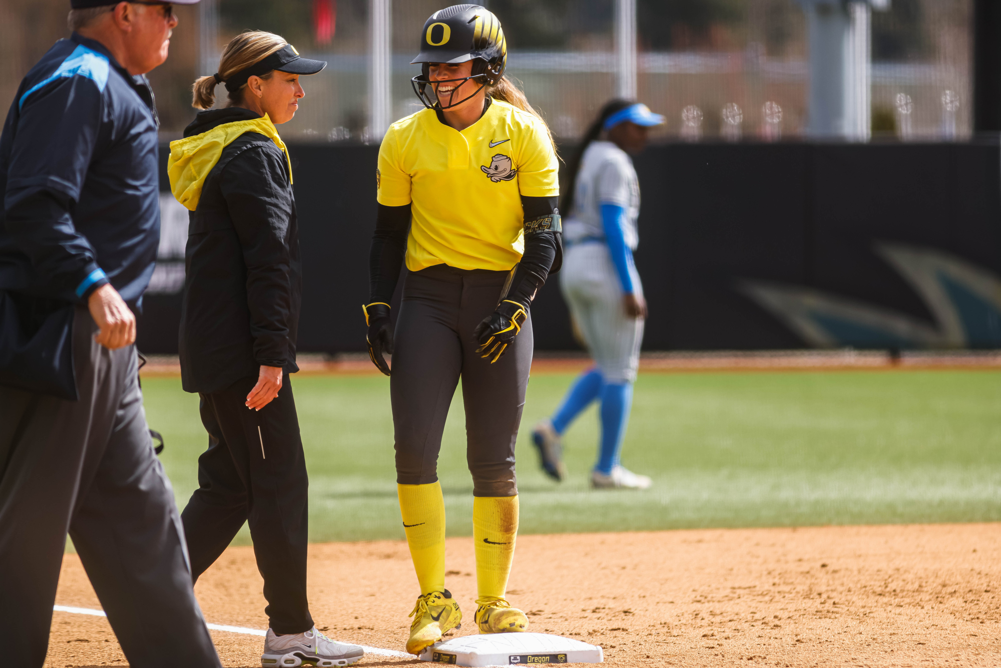 Oregon Ducks softball vs. UCLA, March 26, 2023 - oregonlive.com