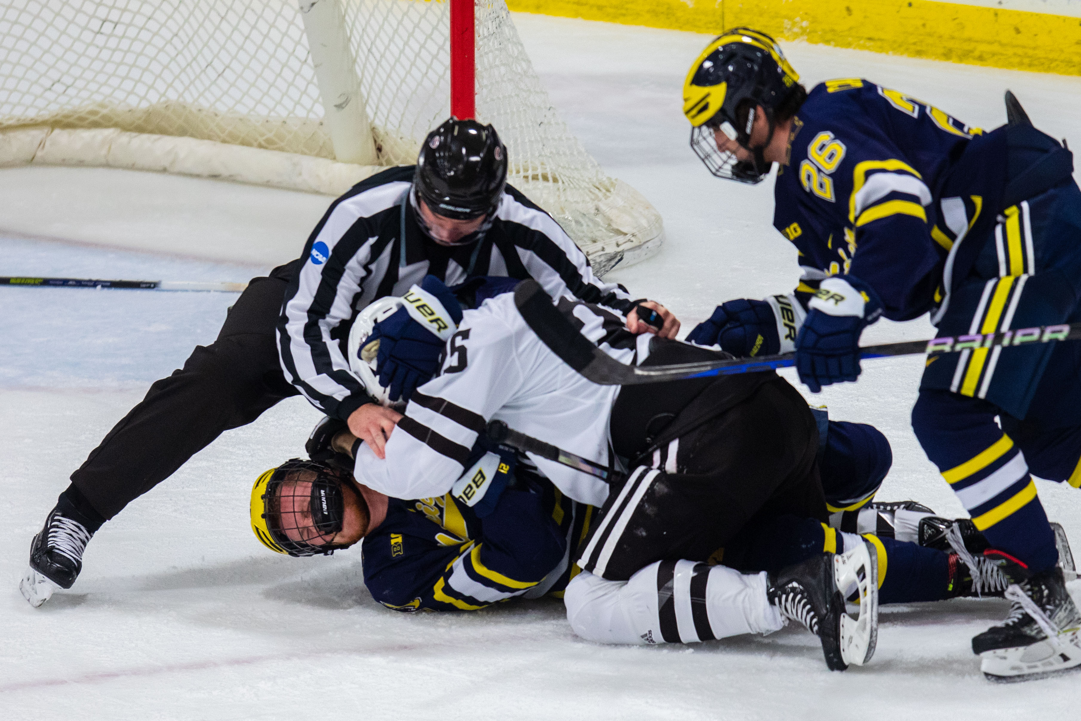 Western Michigan Broncos face off against Michigan Wolverines in hockey ...