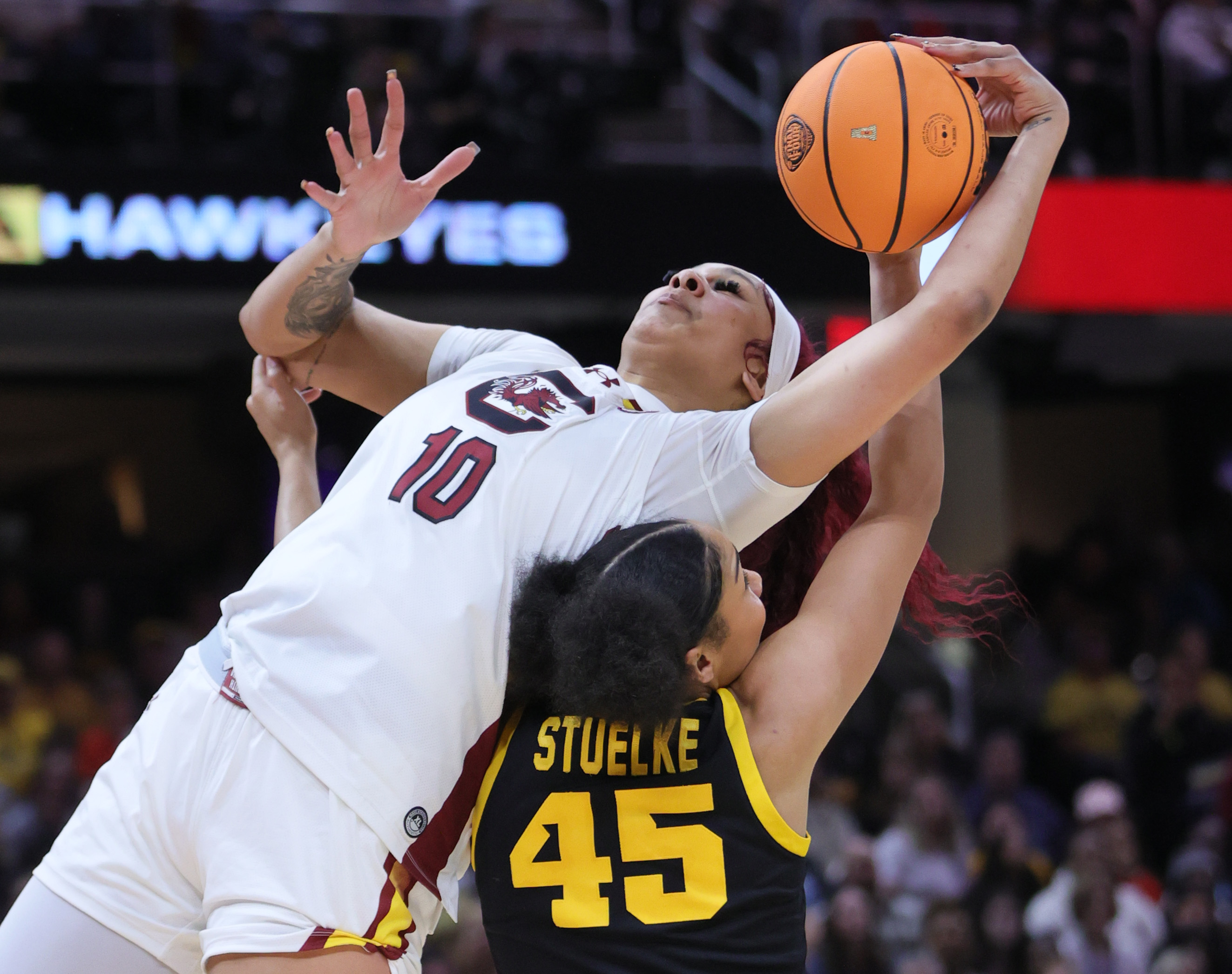 Iowa vs. South Carolina in NCAA Women's Final Four championship game ...