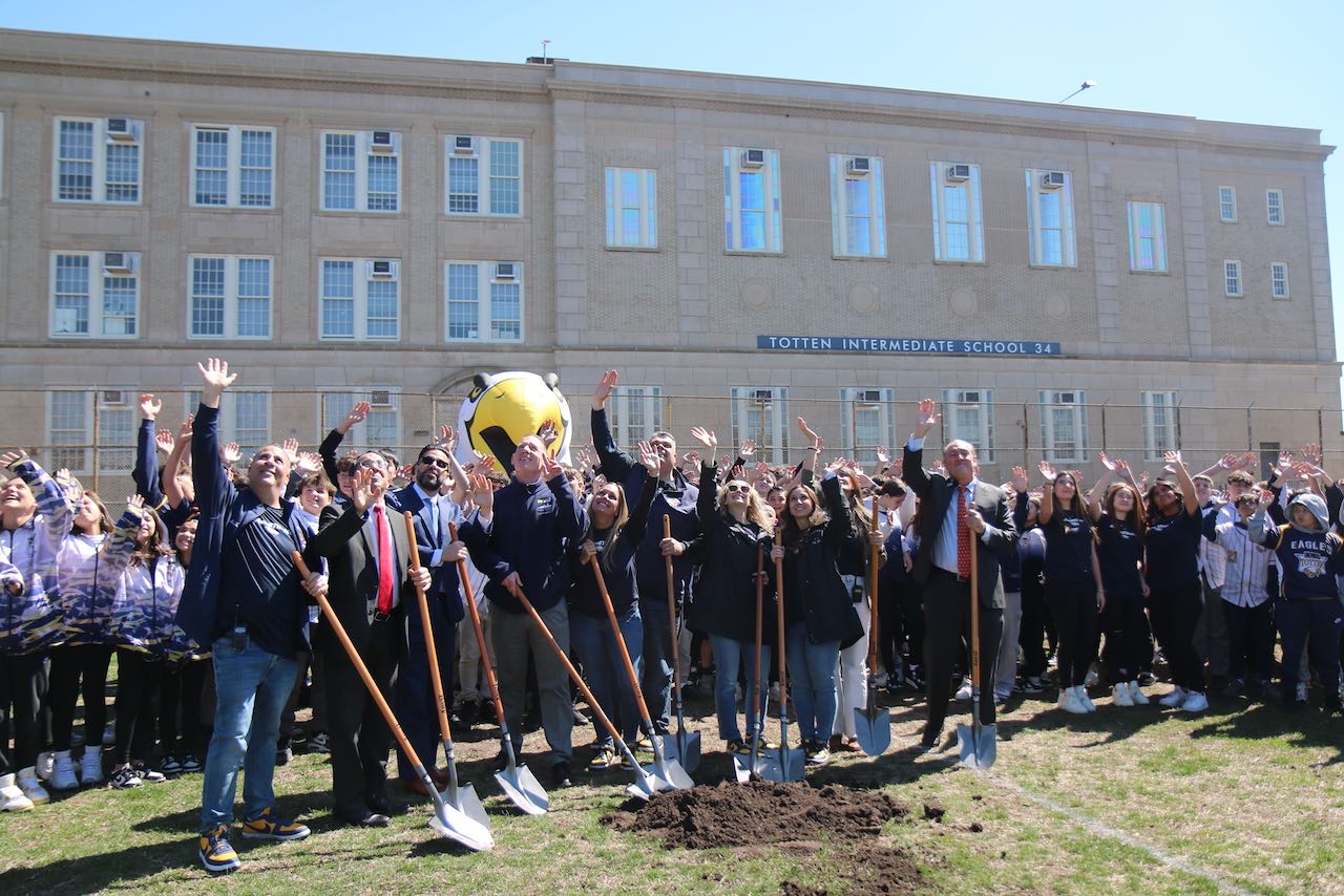A new turf field is coming to I.S. 34 on Staten Island - silive.com