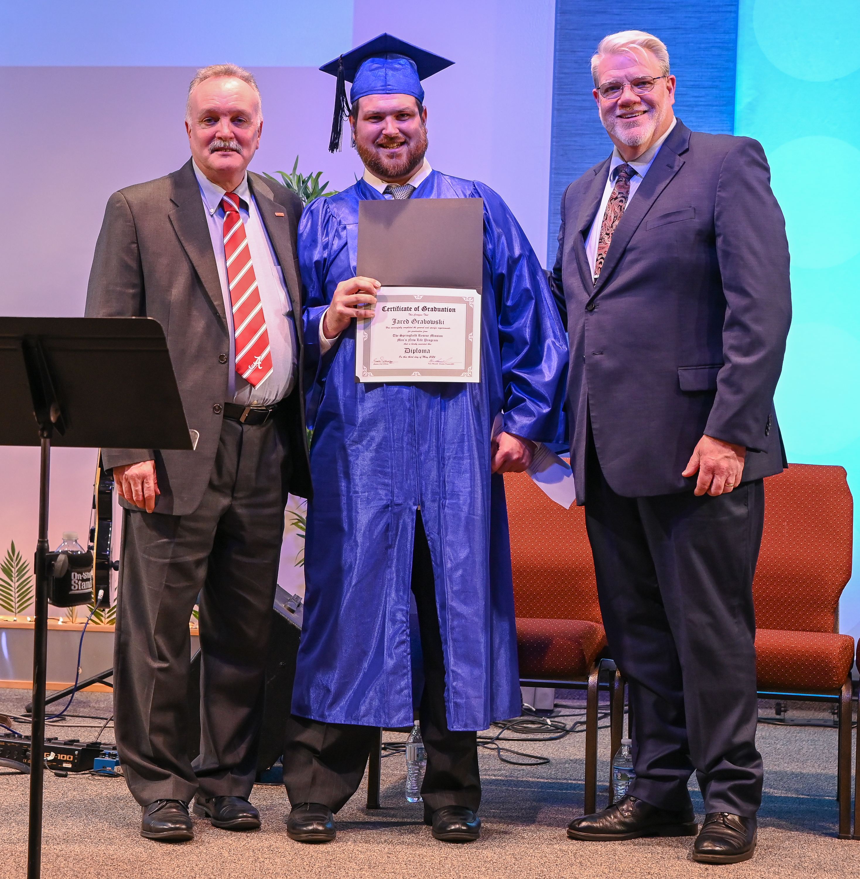 Rehabilitated graduates honored at Springfield Rescue Mission ceremony ...