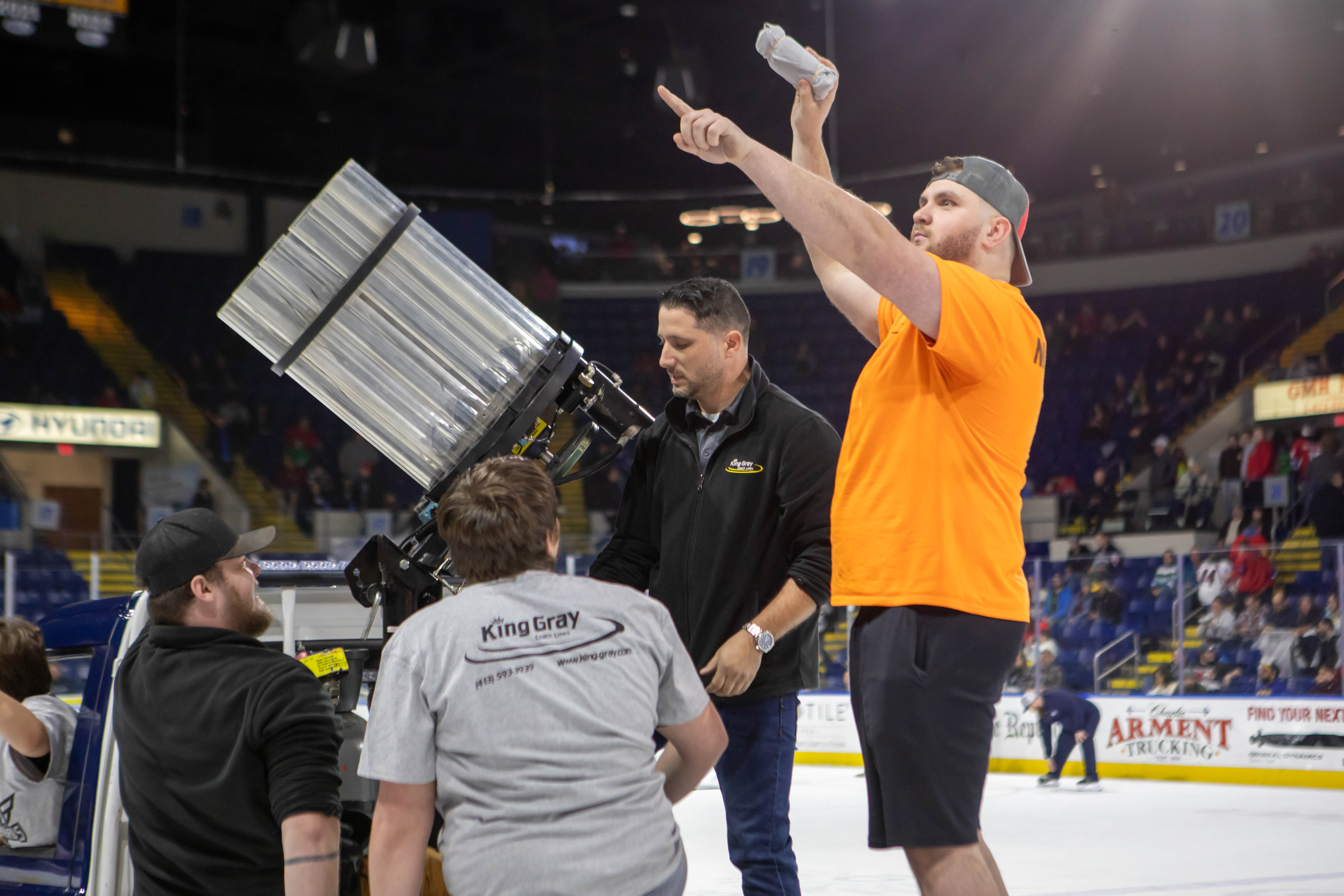 Springfield Thunderbirds VS Wilkes-Barre Scranton Penguins 12/1/23 ...
