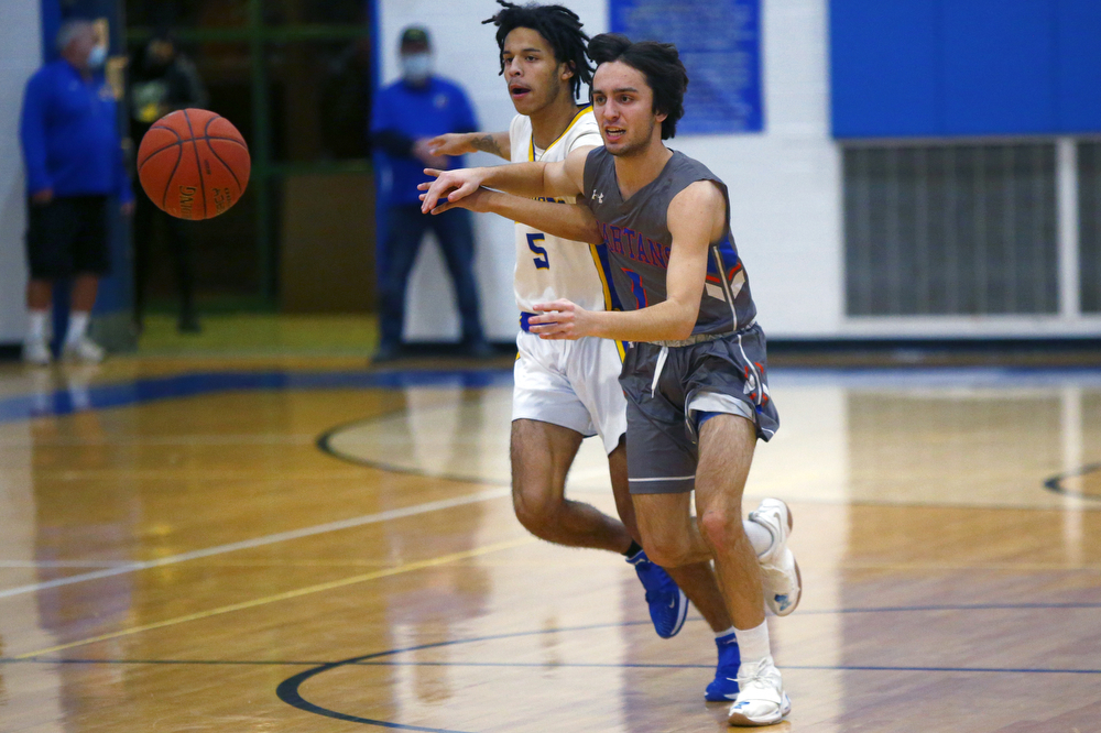 Wilson boys basketball hosts Southern Lehigh on Jan. 18, 2022 ...