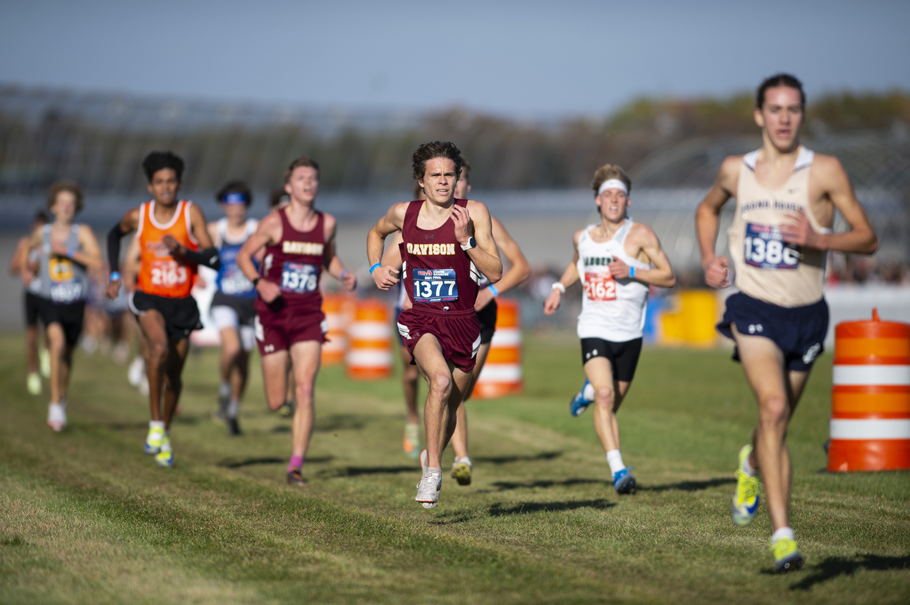 Division 1 boys race at 2021 MHSAA Cross Country championships - mlive.com