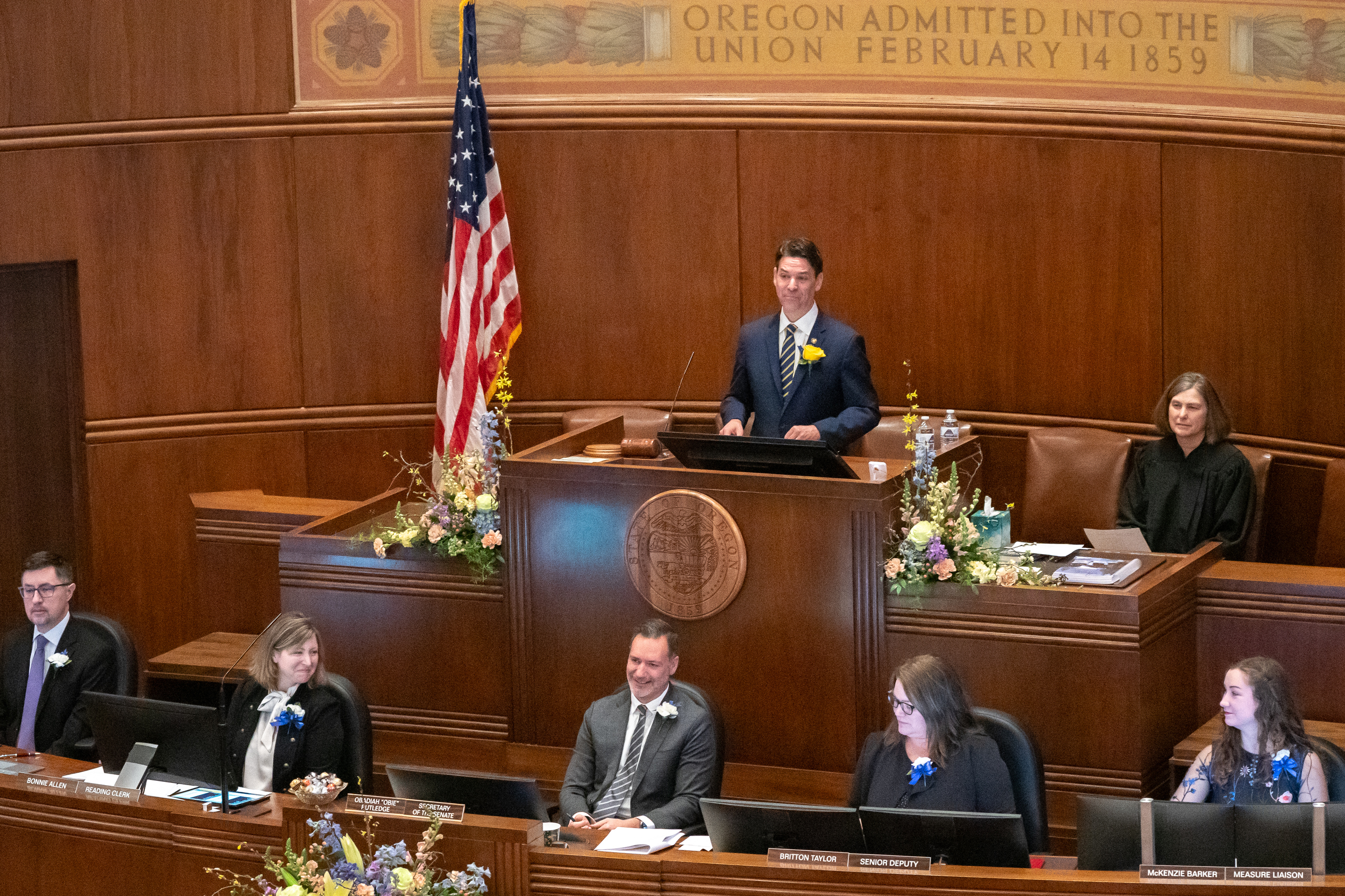 Oregon lawmakers sworn in at Salem Capitol January 2025 - oregonlive.com