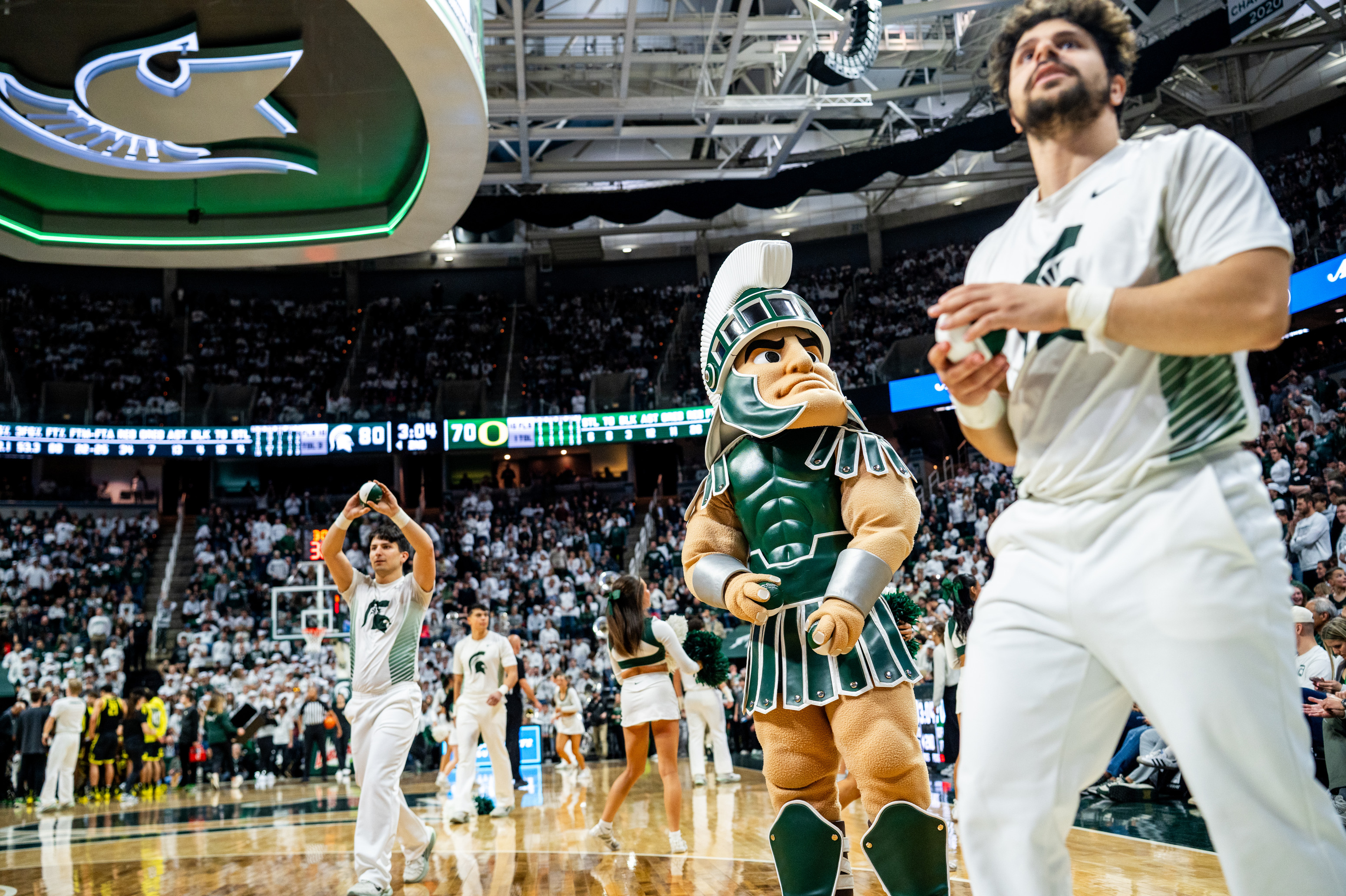 Michigan State produces epic second-half comeback to defeat Oregon in ...