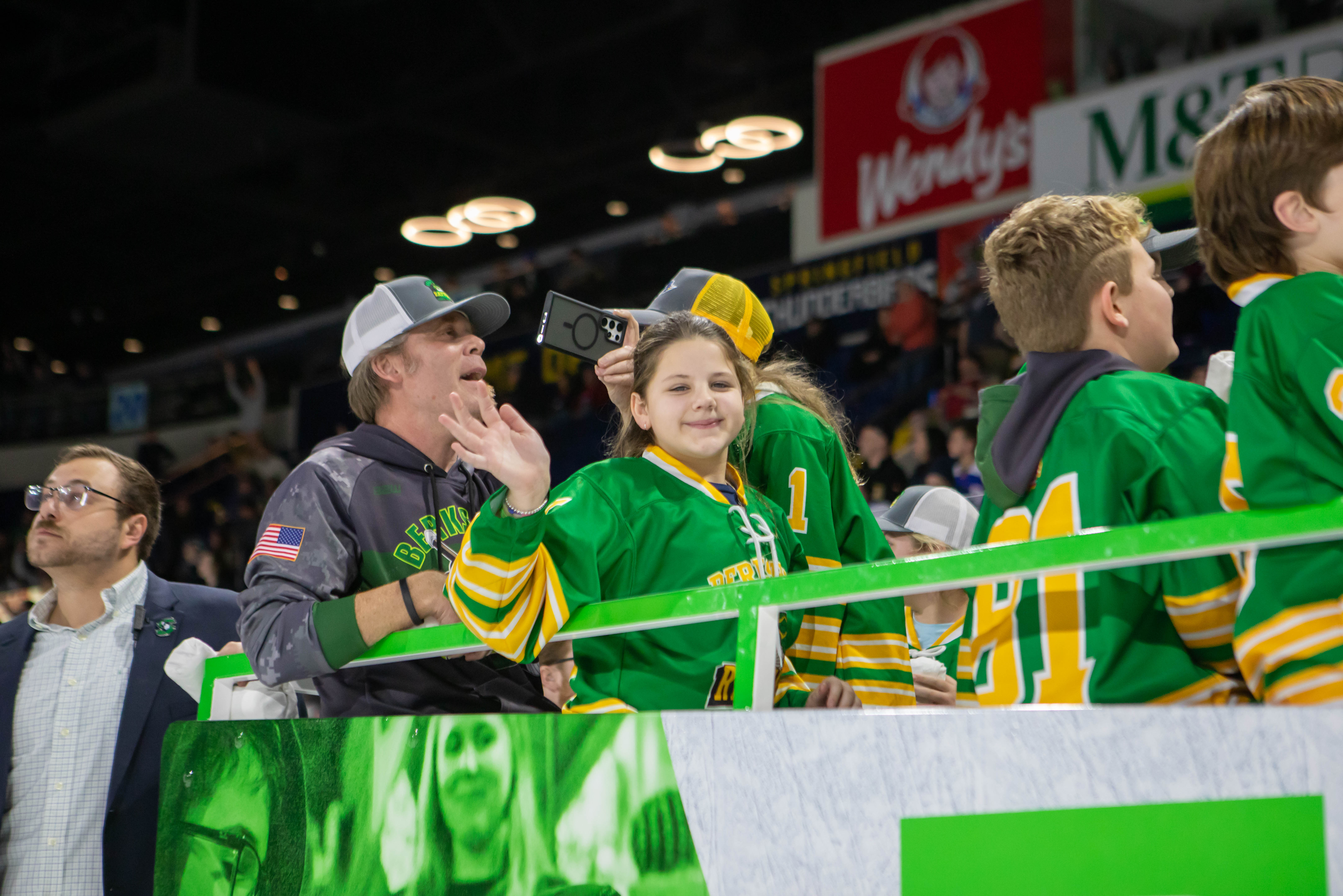 Springfield Thunderbirds VS Wilkes-Barre Scranton Penguins 12/1/23 ...