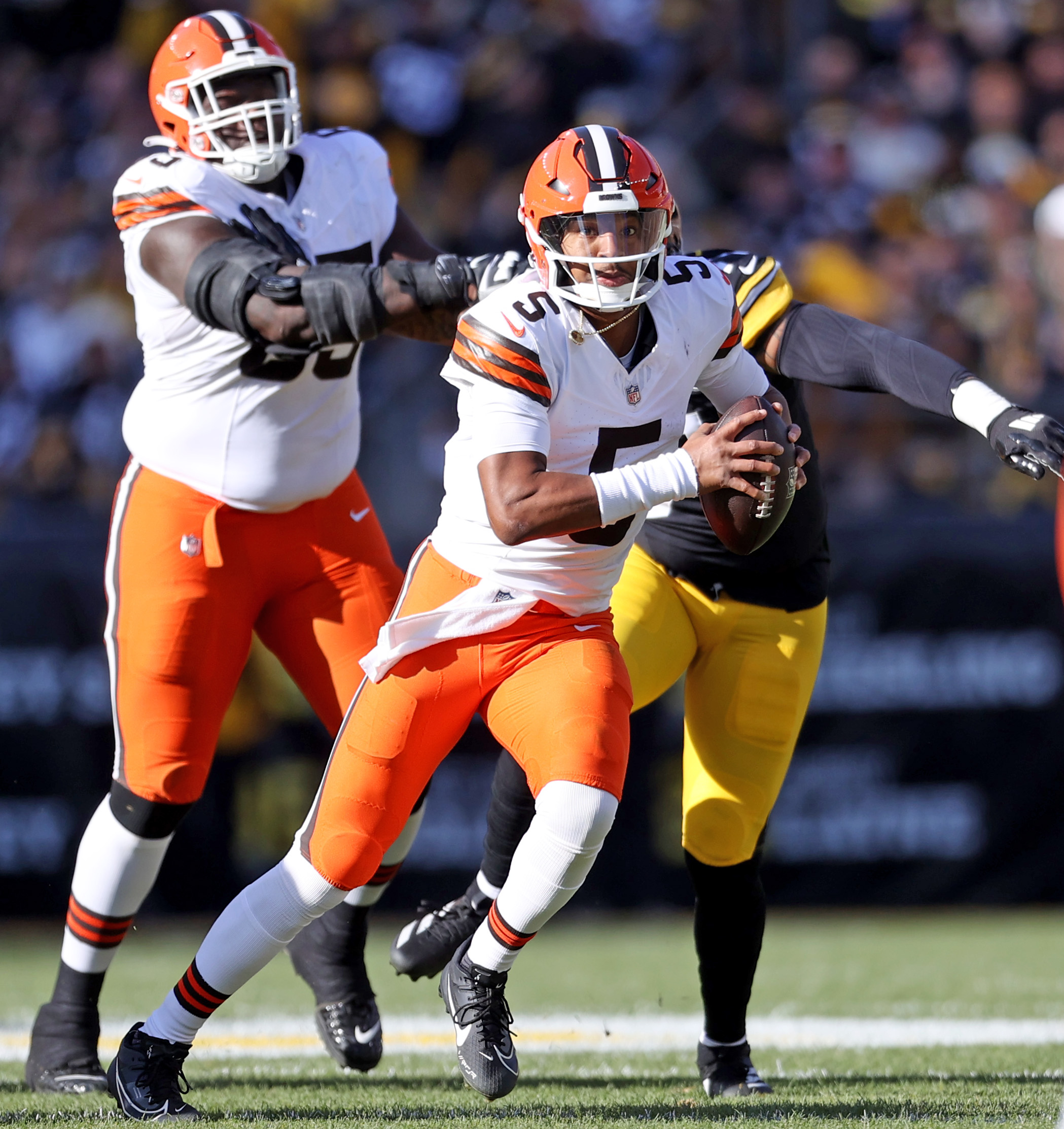 Cleveland Browns quarterback Jameis Winston vs. Pittsburgh Steelers ...