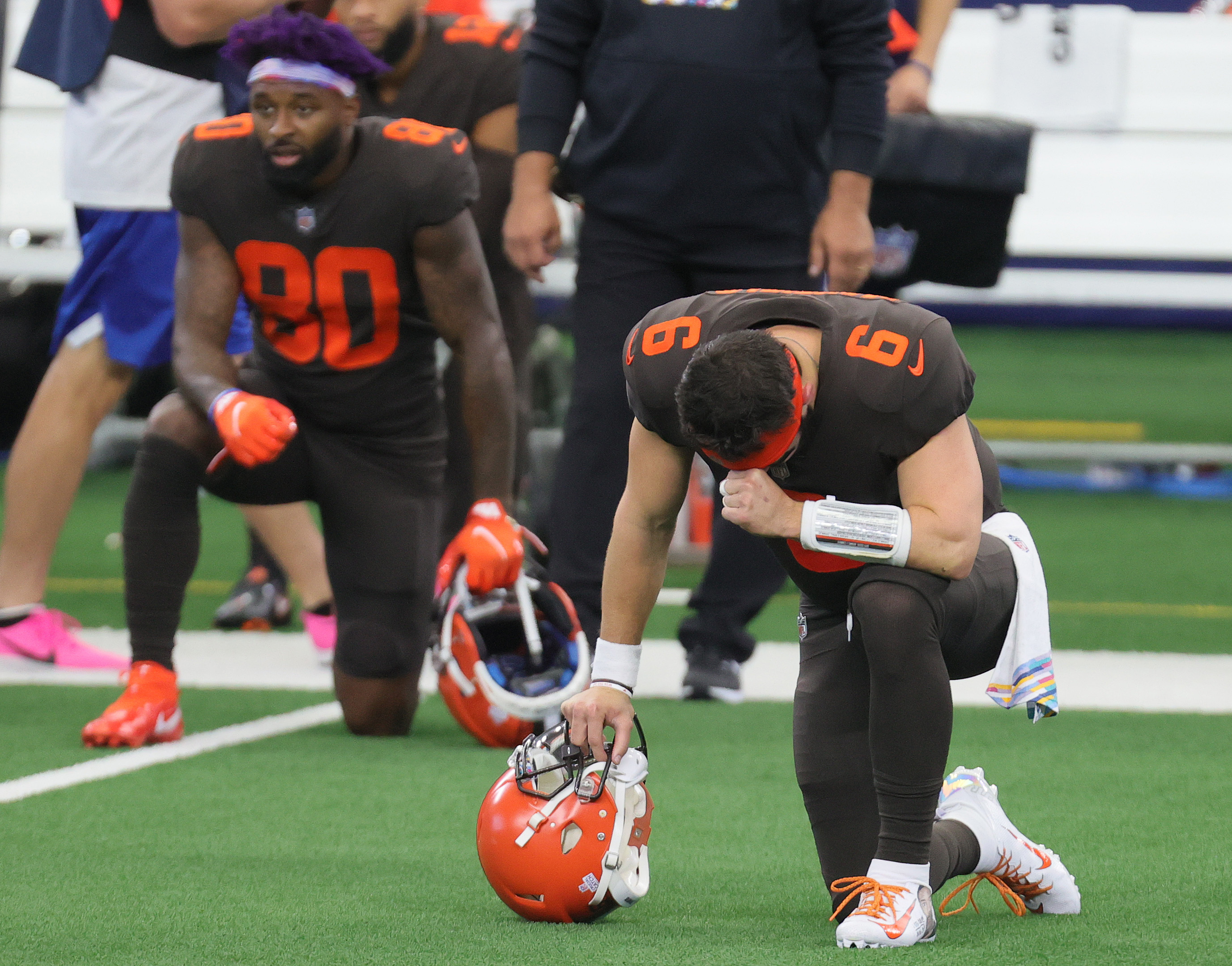 Cleveland Browns Nick Chubb injures knee against Dallas Cowboys ...