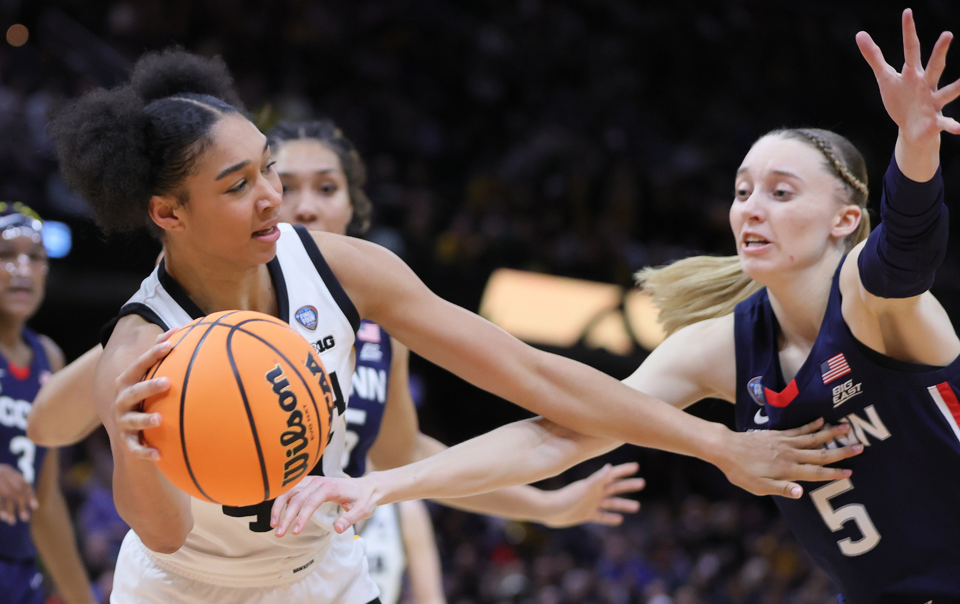 Iowa vs. UConn in Women's Final Four semifinal game, April 5, 2024 ...