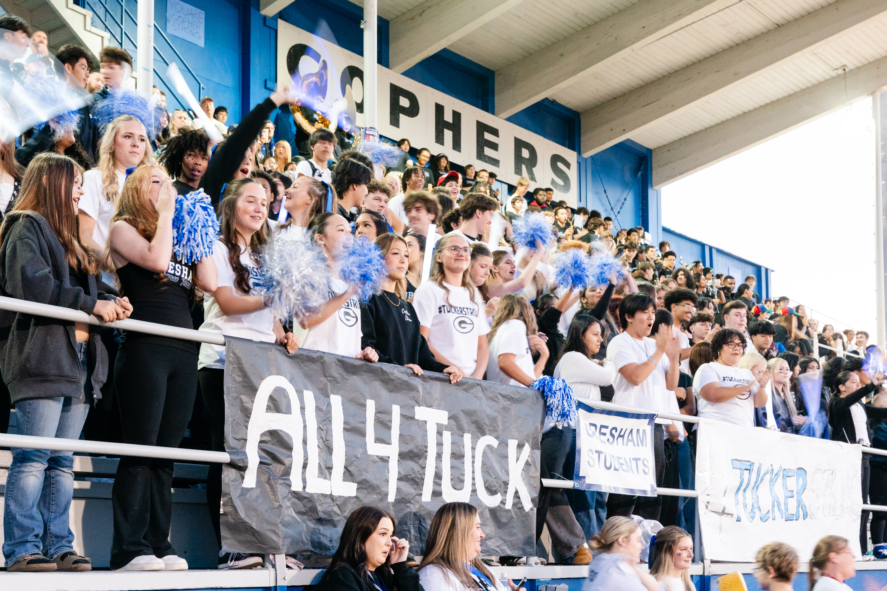 Oregon high school football: Gresham Gophers vs. Hood River Valley ...