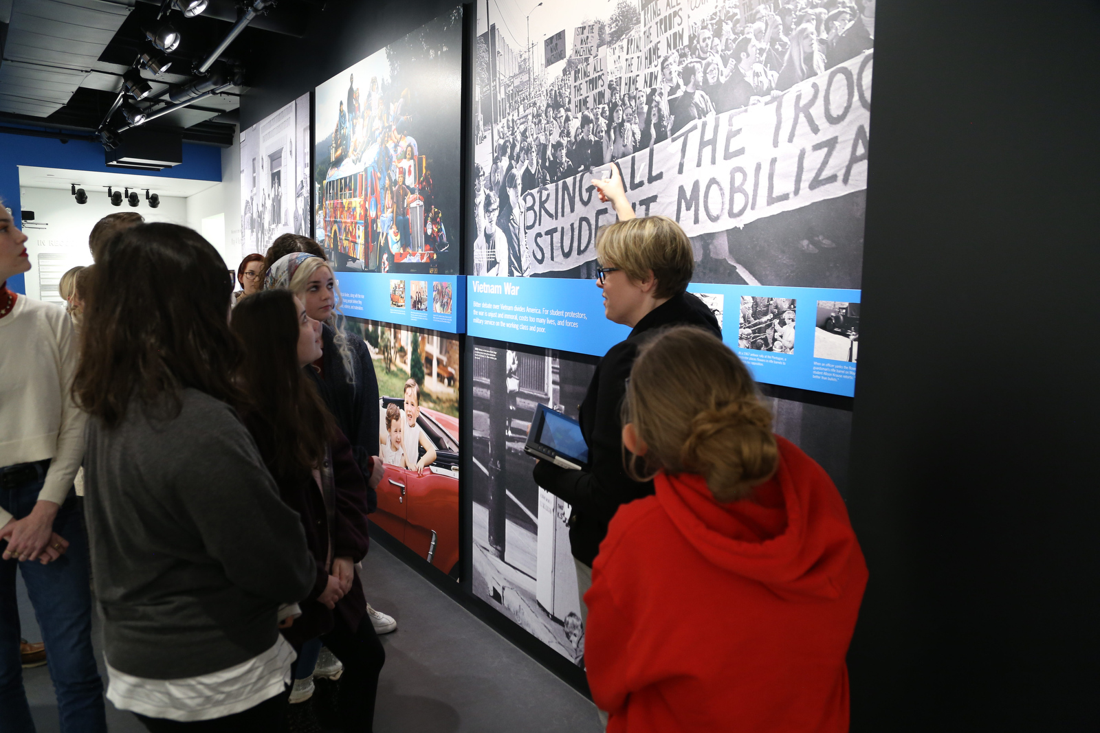 Kent State students tour the May 4 Visitor Center - cleveland.com