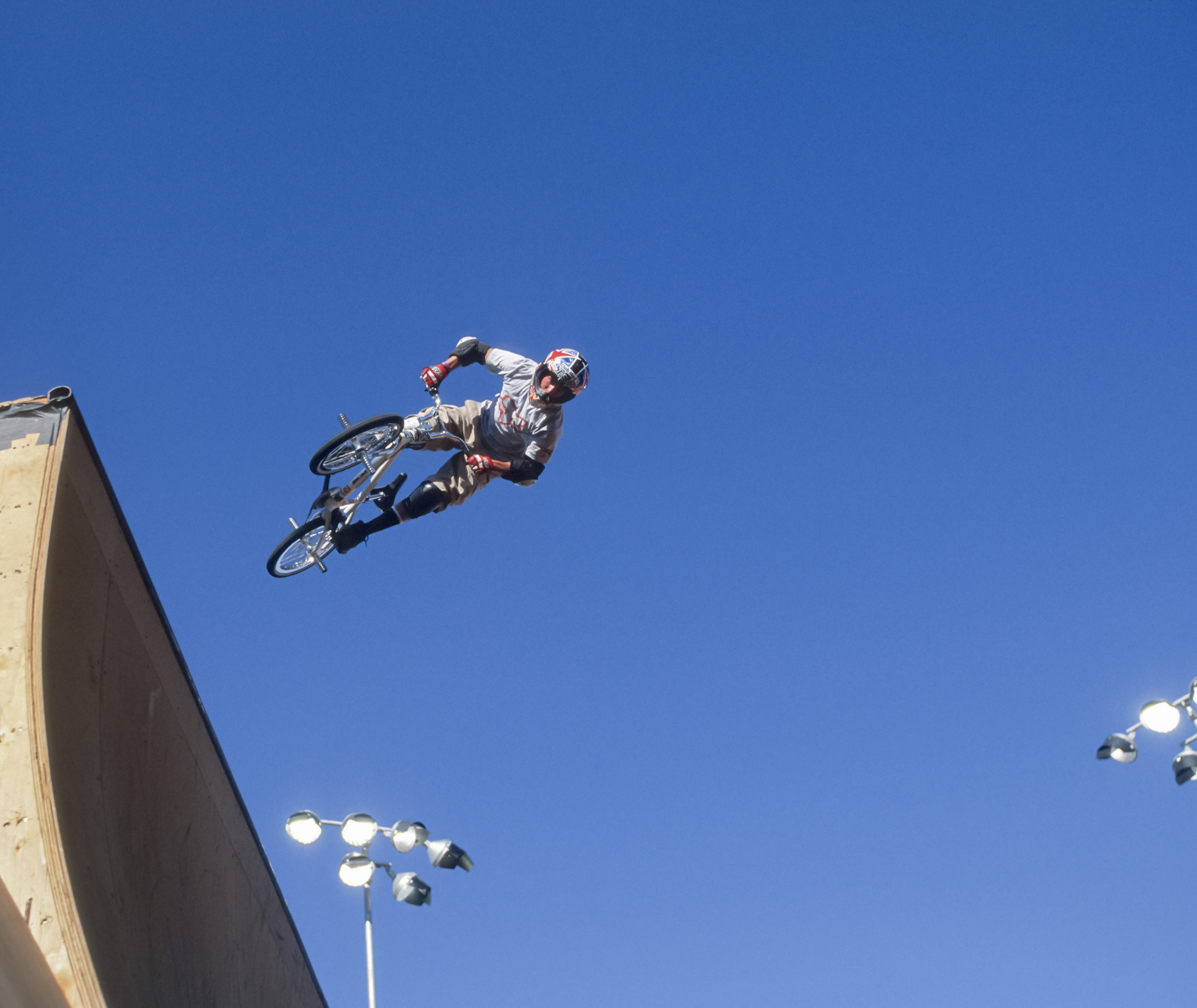 Remembering Dave Mirra: BMX's "Miracle Boy" began his ascent to fame in ...