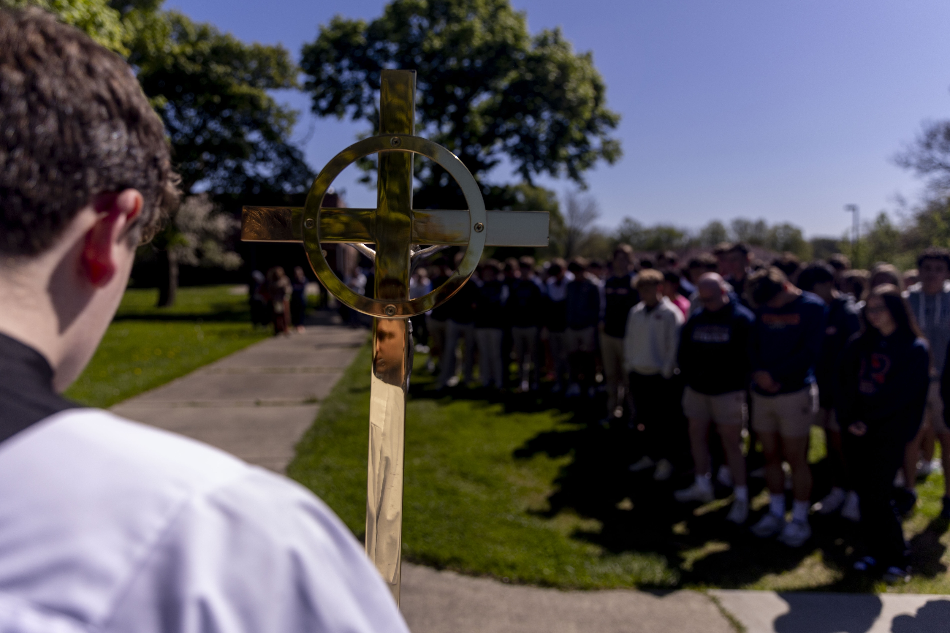 Students, staff come together to display faith in Eucharistic ...