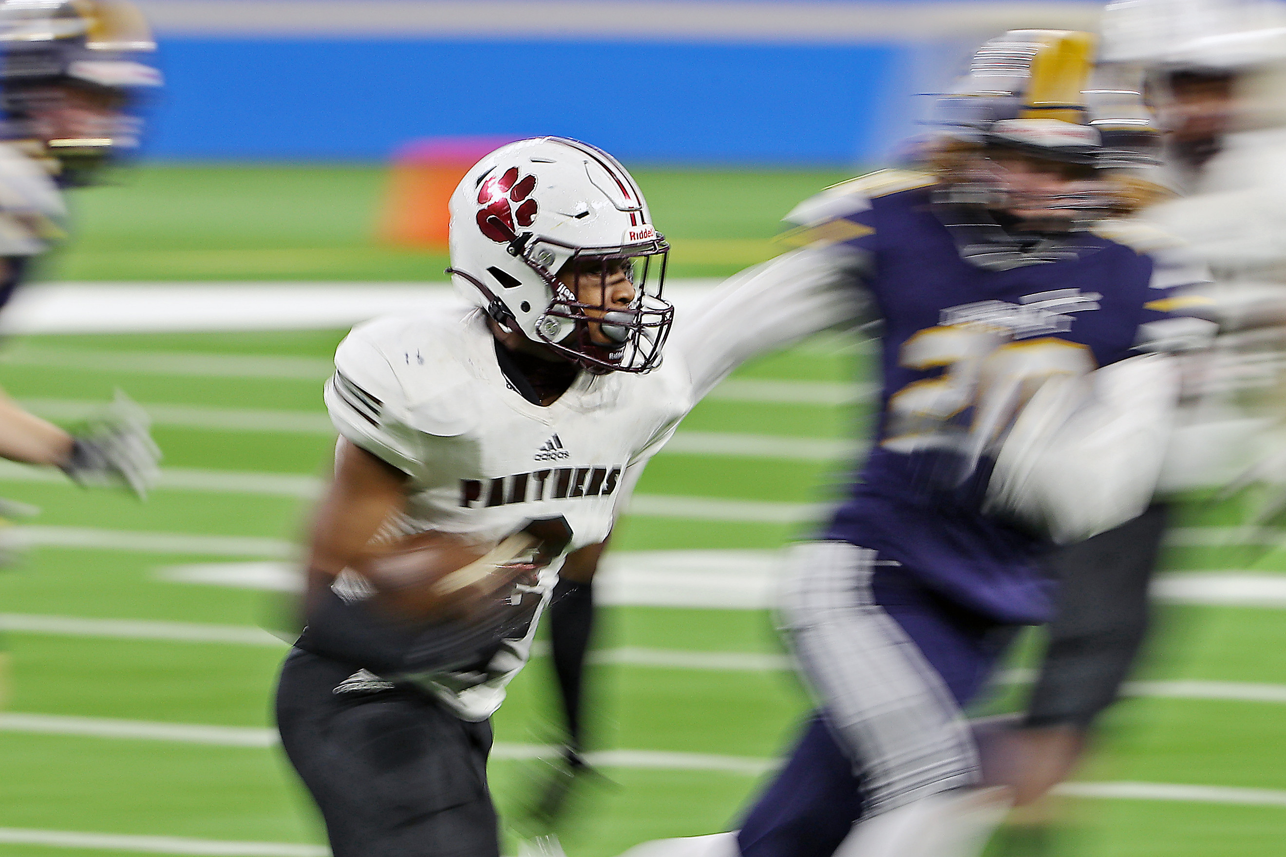 DeWitt vs. River Rouge in MHSAA Division 3 high school football ...