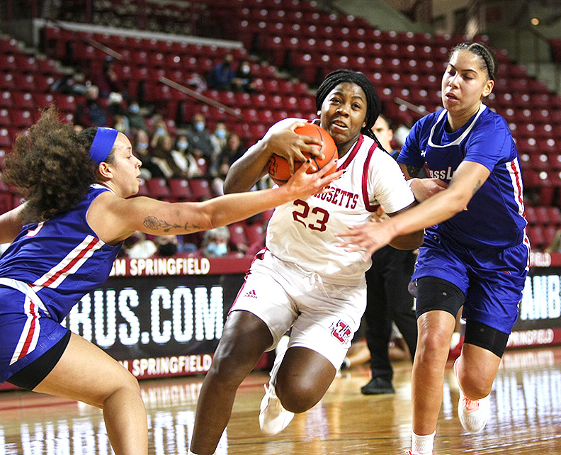 UMass Women's Basketball vs UMass Lowell 12/5/21 - masslive.com