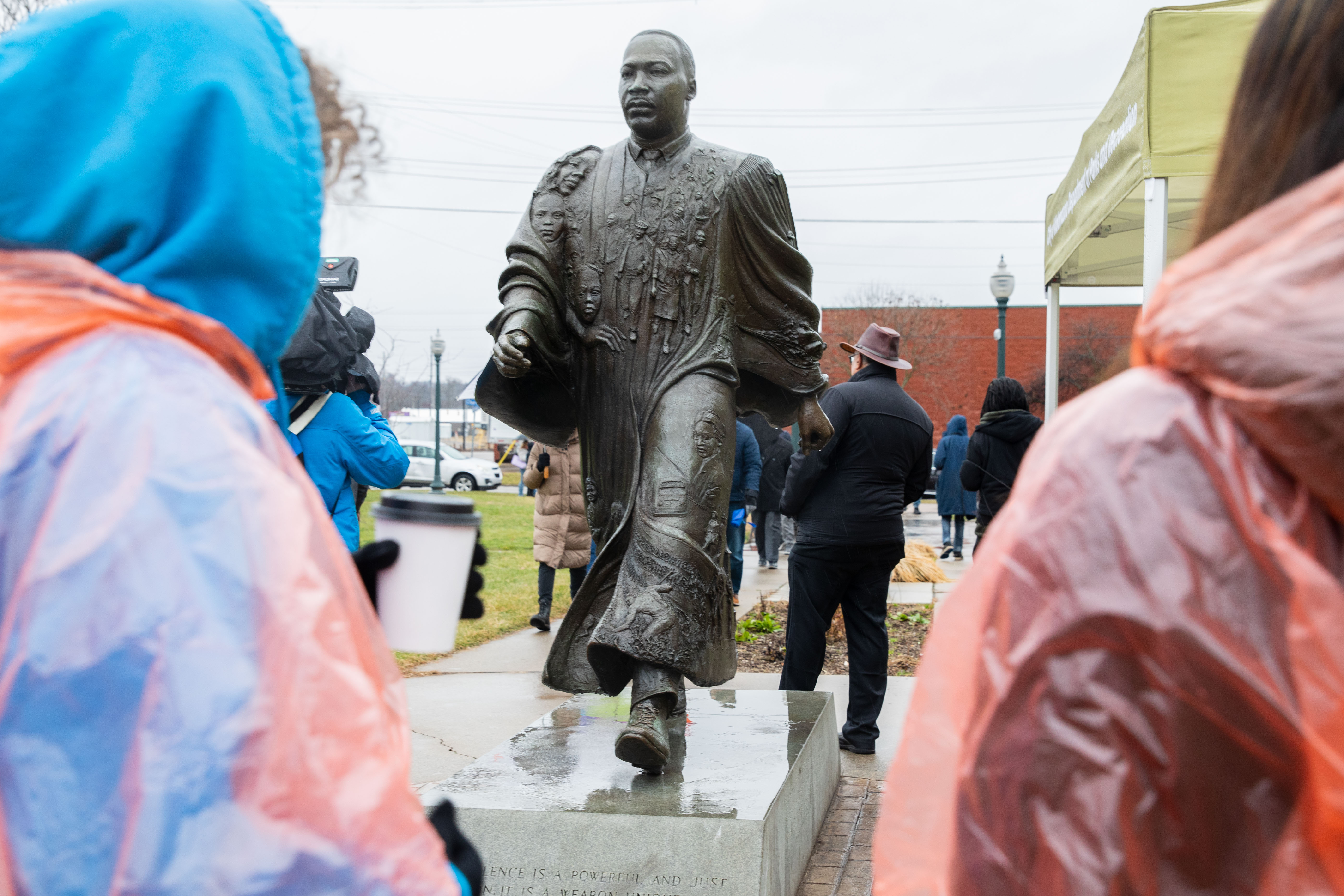 Wreath-laying ceremony honors the life of Martin Luther King Jr ...