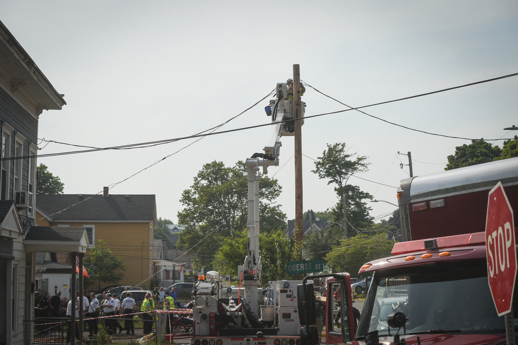 House destroyed in Syracuse, 12 people hurt - syracuse.com