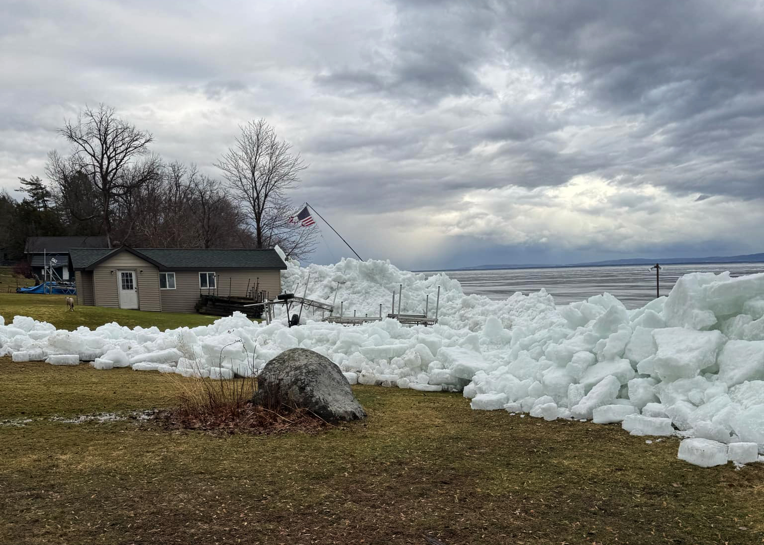 Fierce winds blow icebergs into Oneida Lake yards - syracuse.com