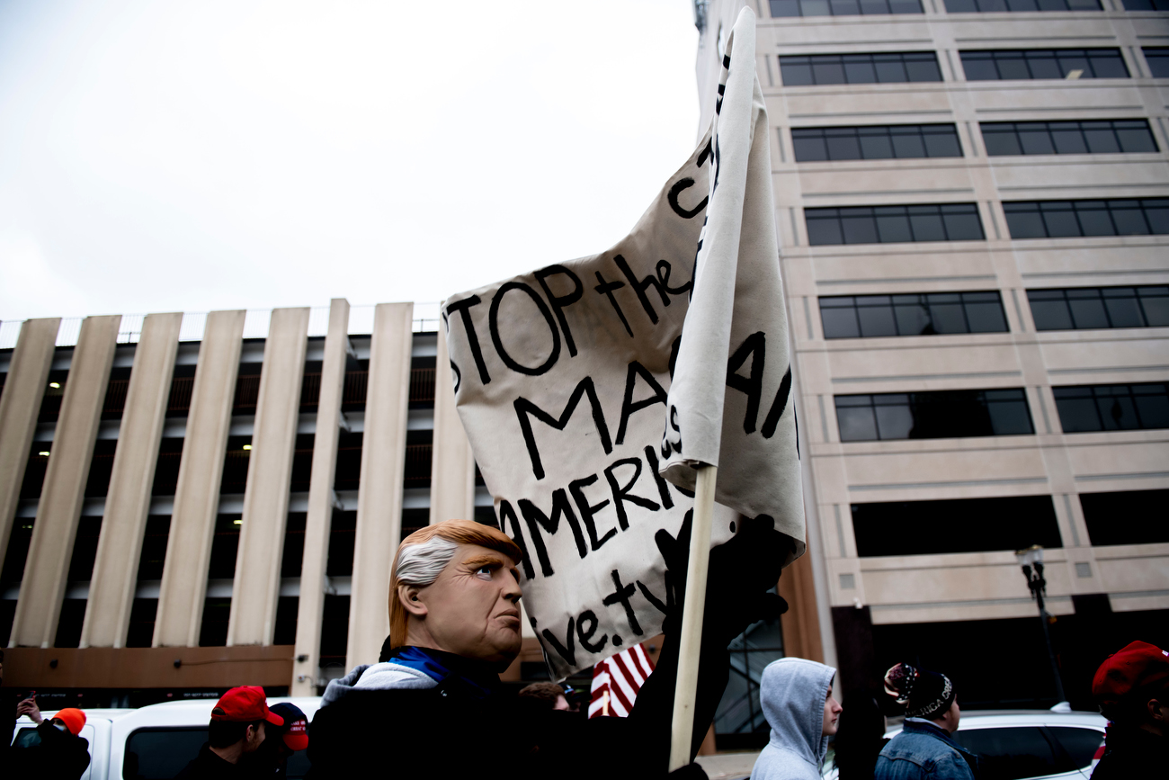 Far right activists rally at Michigan State Capitol Building on ...