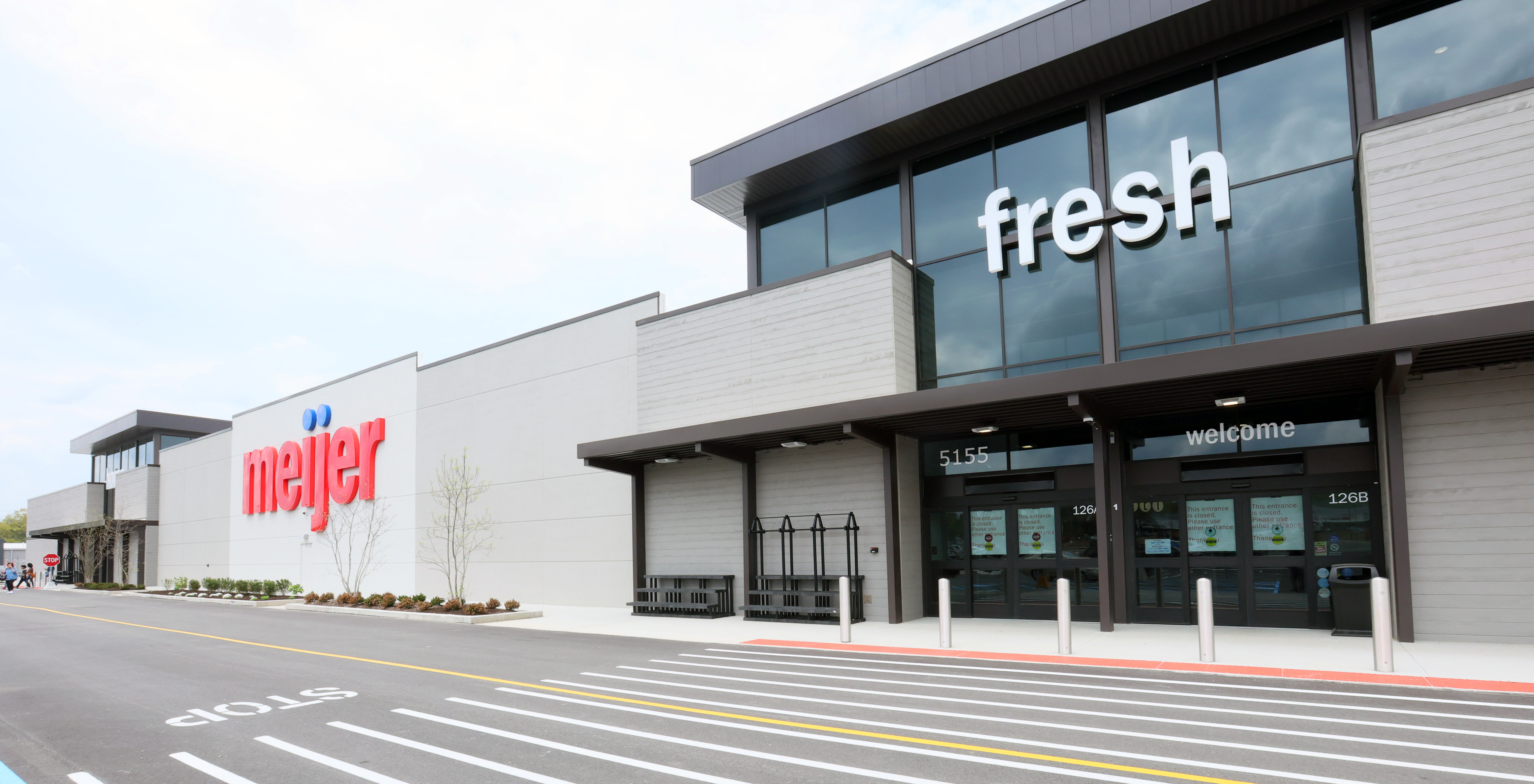 A tour through Meijers new supercenter store in Richmond Heights that ...