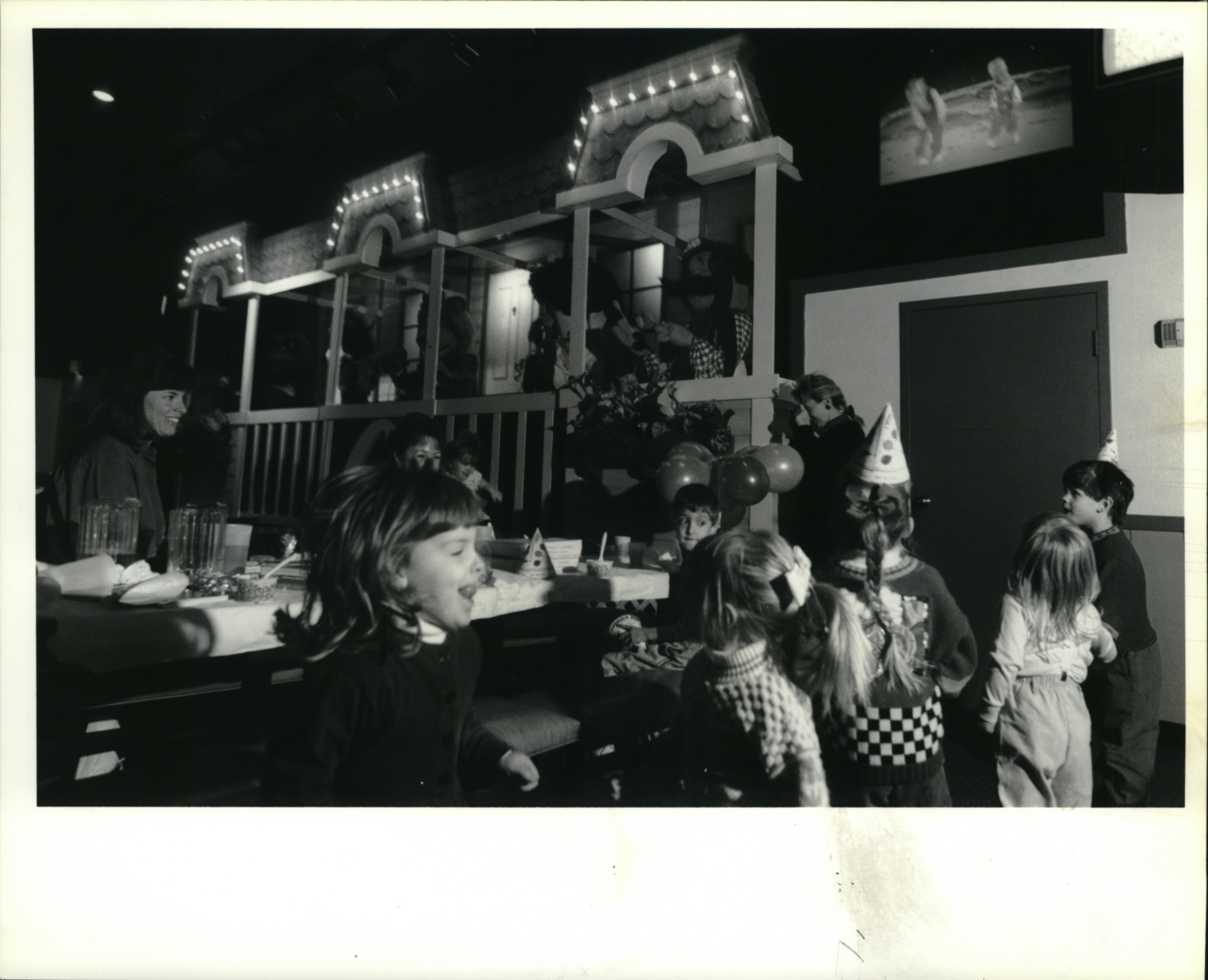 Vintage Photos: A look back at Chuck E. Cheese over the years ...
