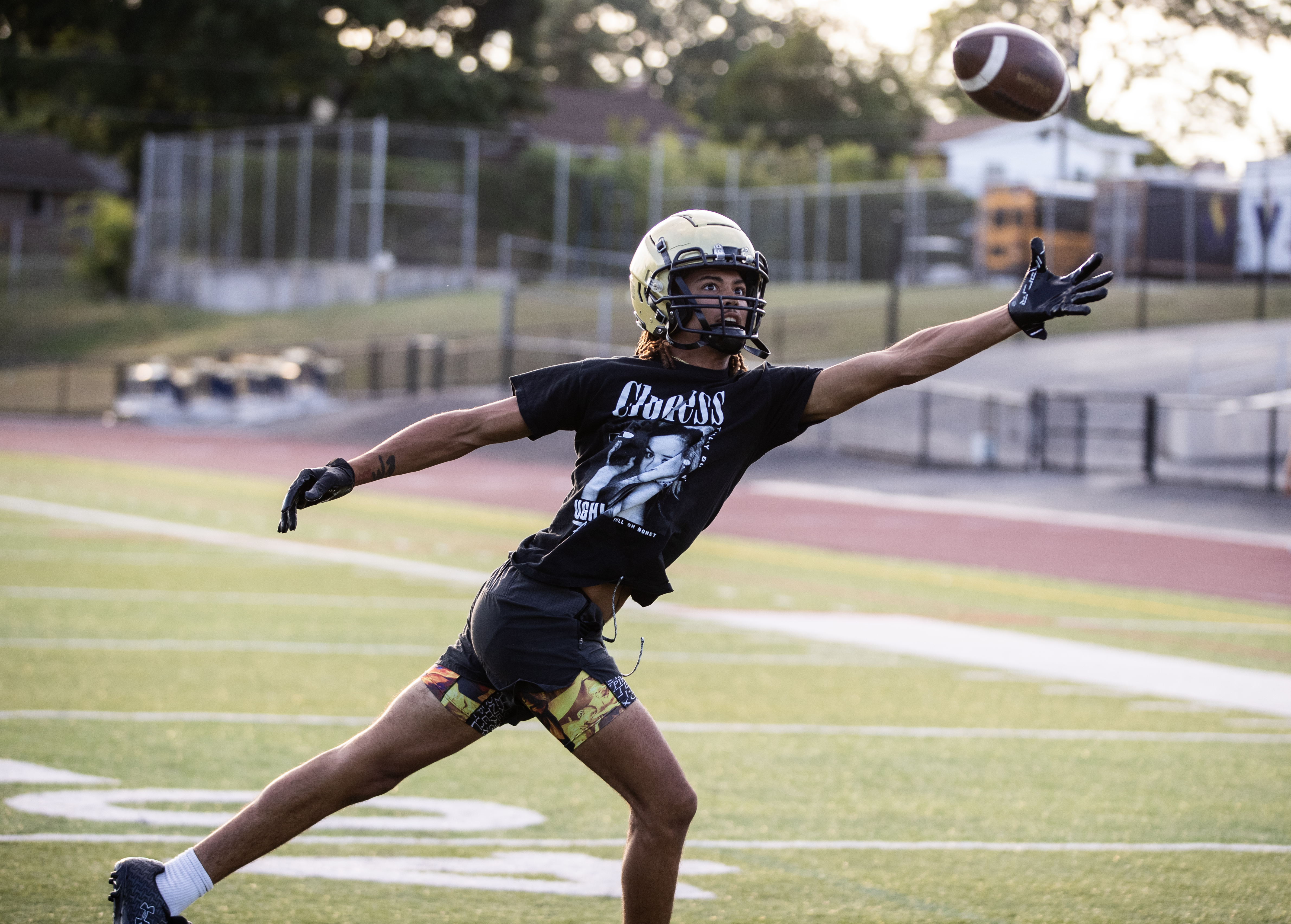 Bishop McDevitt quarterback Stone Saunders works out with teammates ...