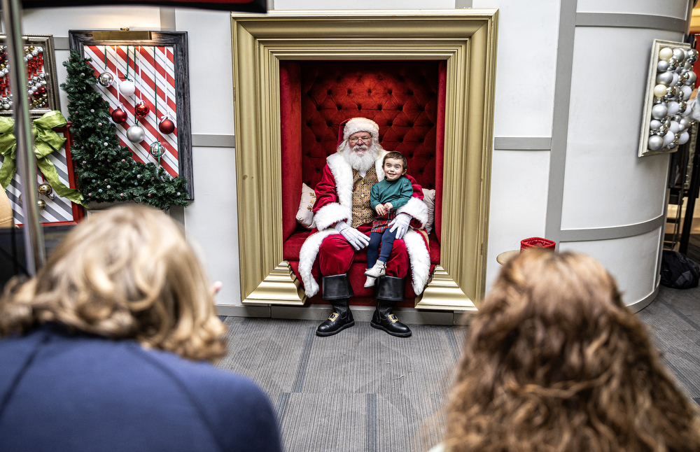 Santa Claus at Capital City Mall - pennlive.com