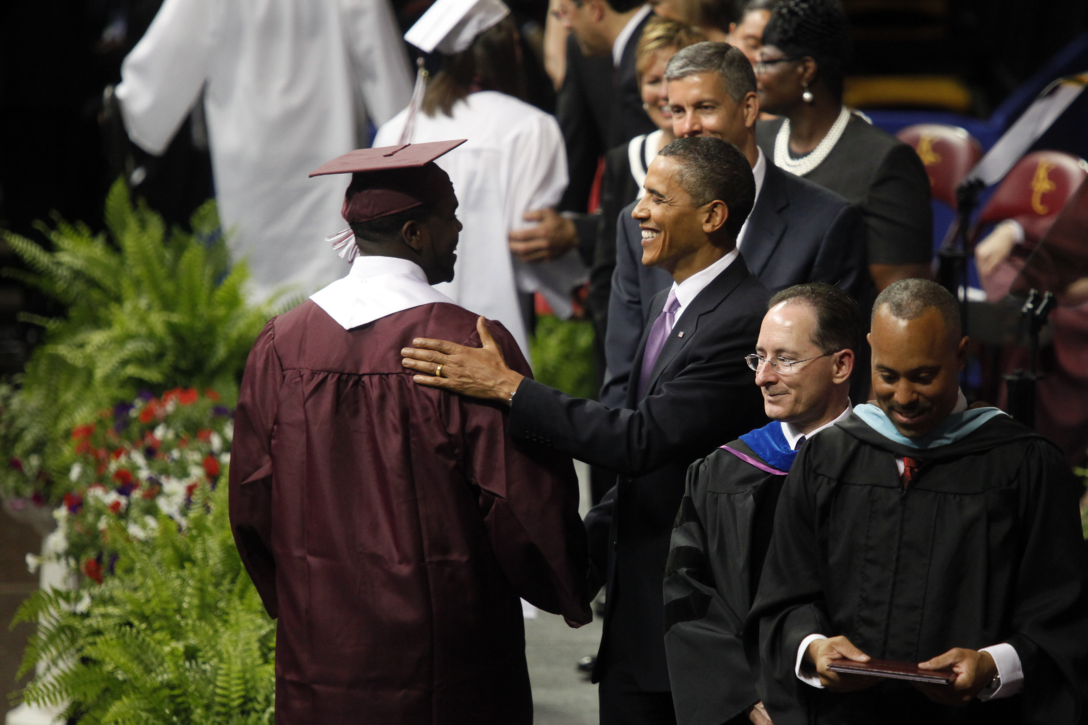 President Obama delivers commencement speech at Kalamazoo Central's ...