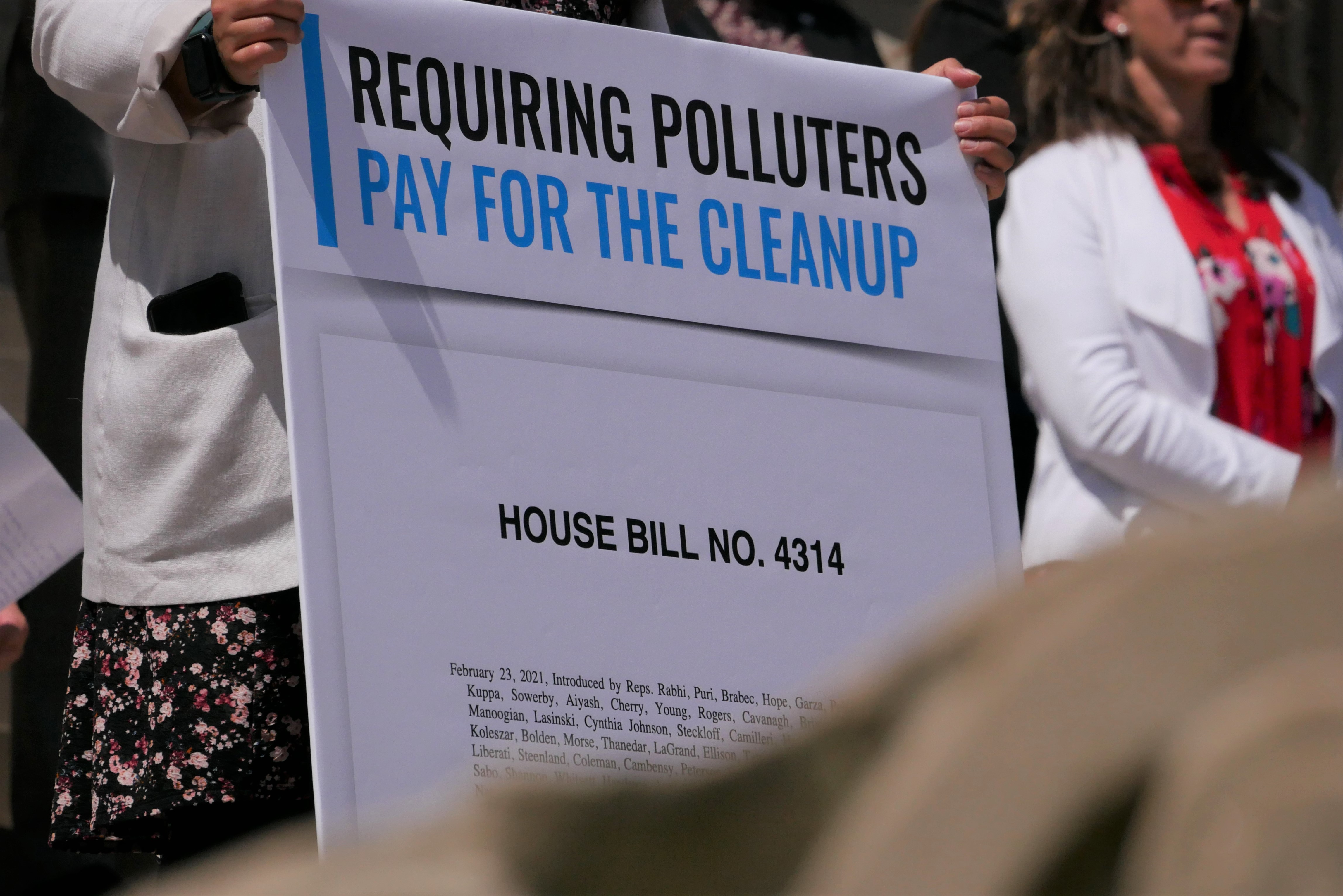 Advocates want strong 'polluter pay' law in Michigan - mlive.com