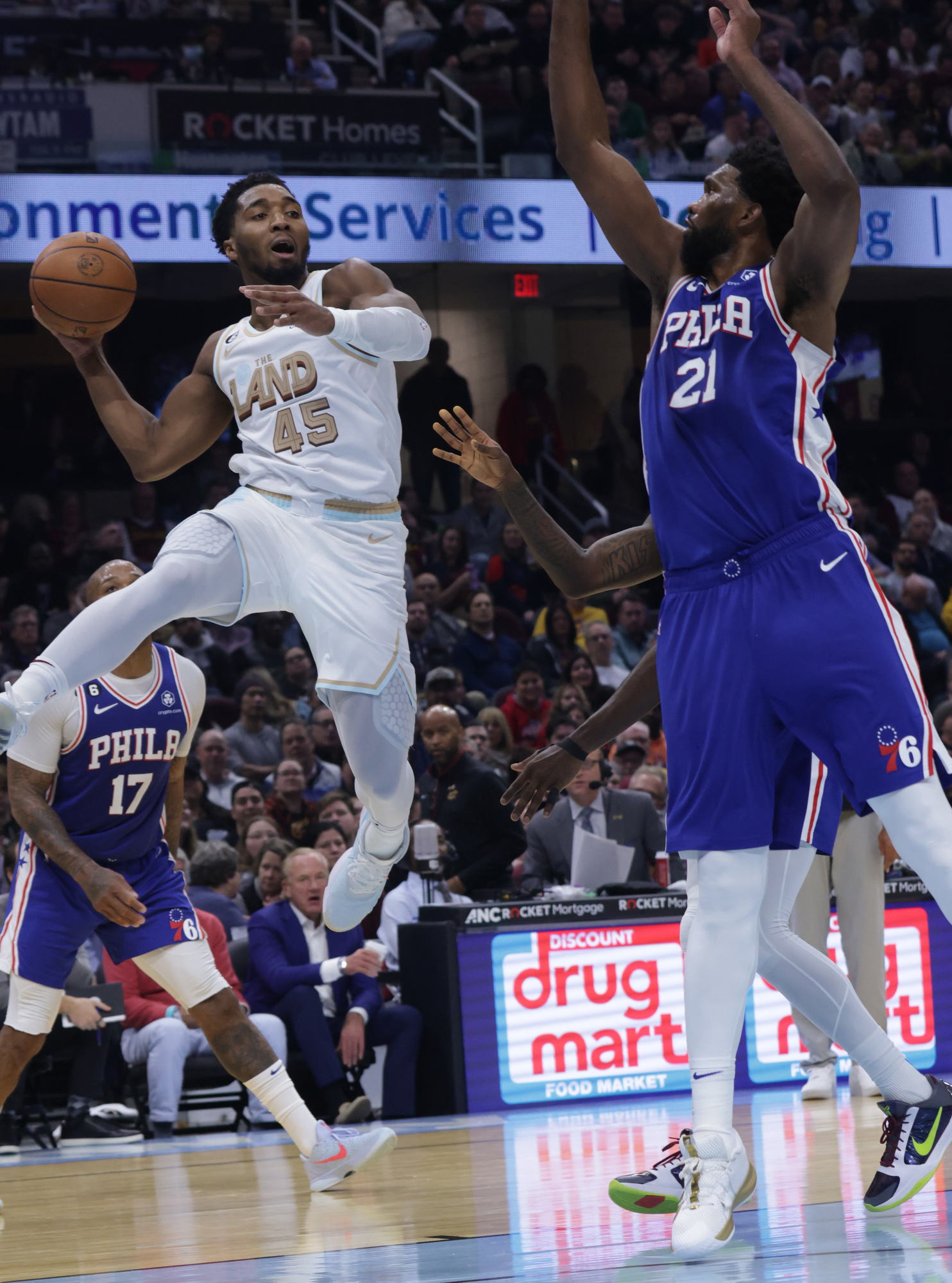 Philadelphia 76ers at Cleveland Cavaliers, November 30, 2022 ...