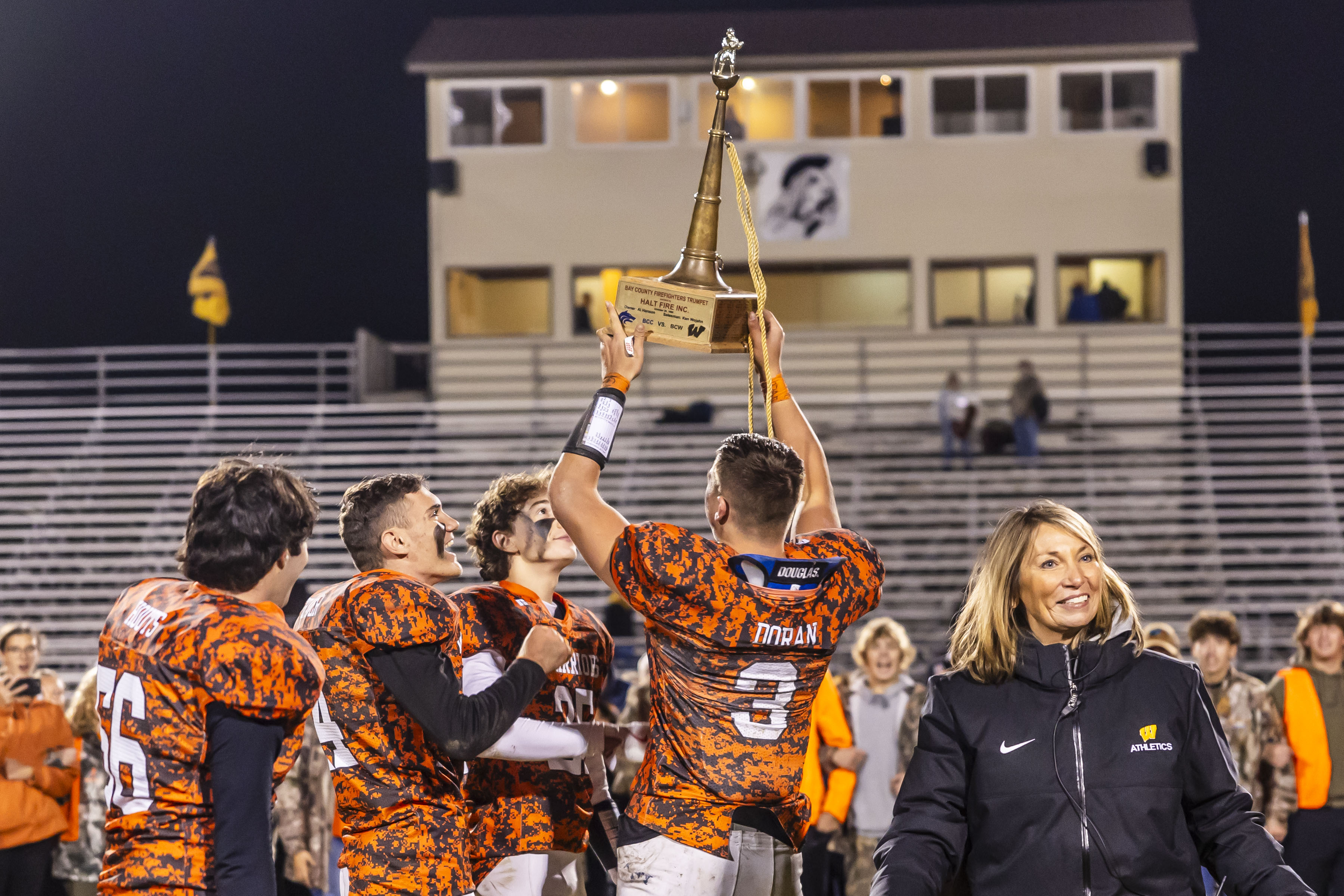 Michigan high school football photos 2024: Our favorites from Week 9 ...