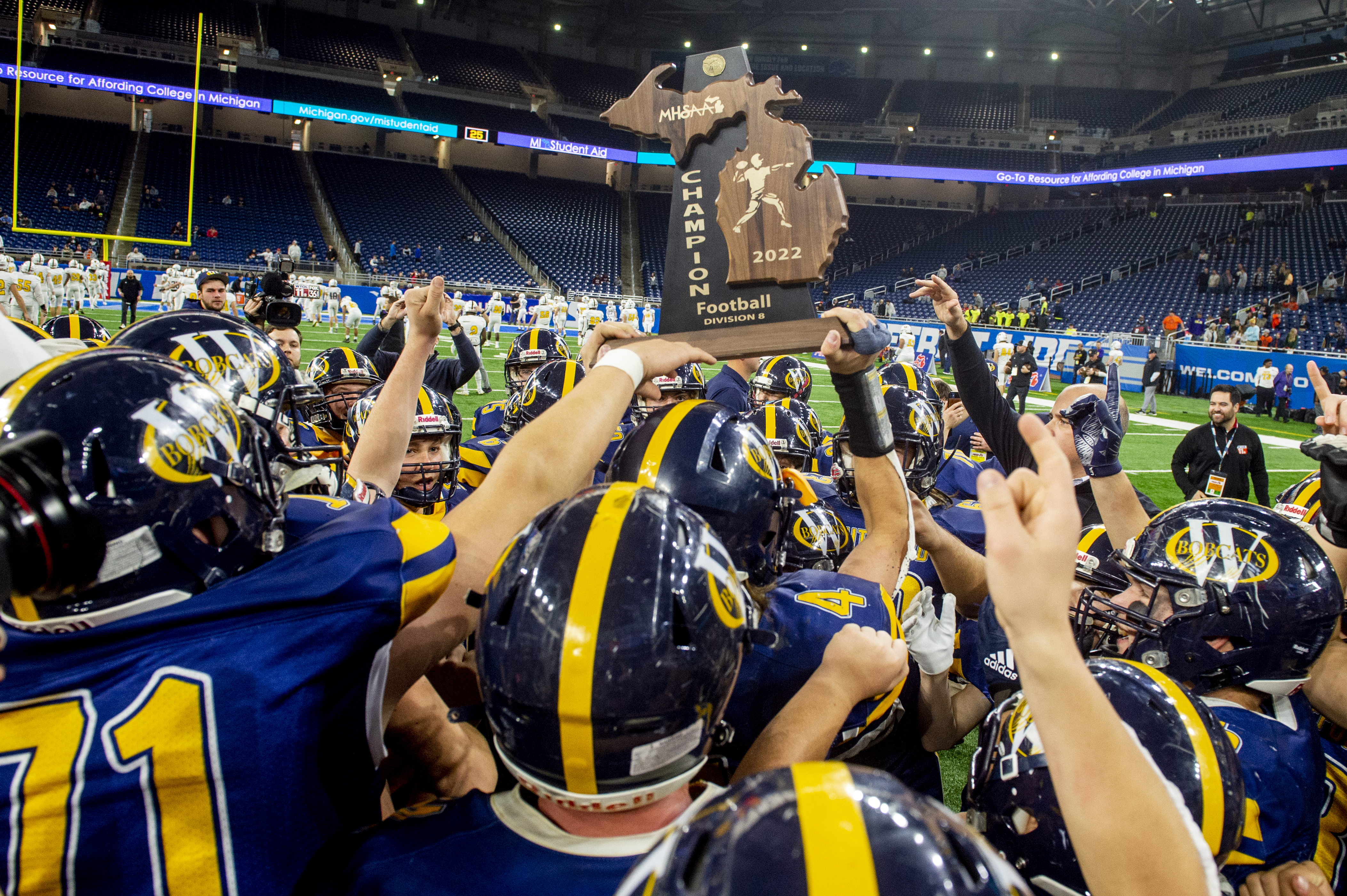 MHSAA Division 8 State Football Final: Ottawa Lake Whiteford vs. Ubly ...