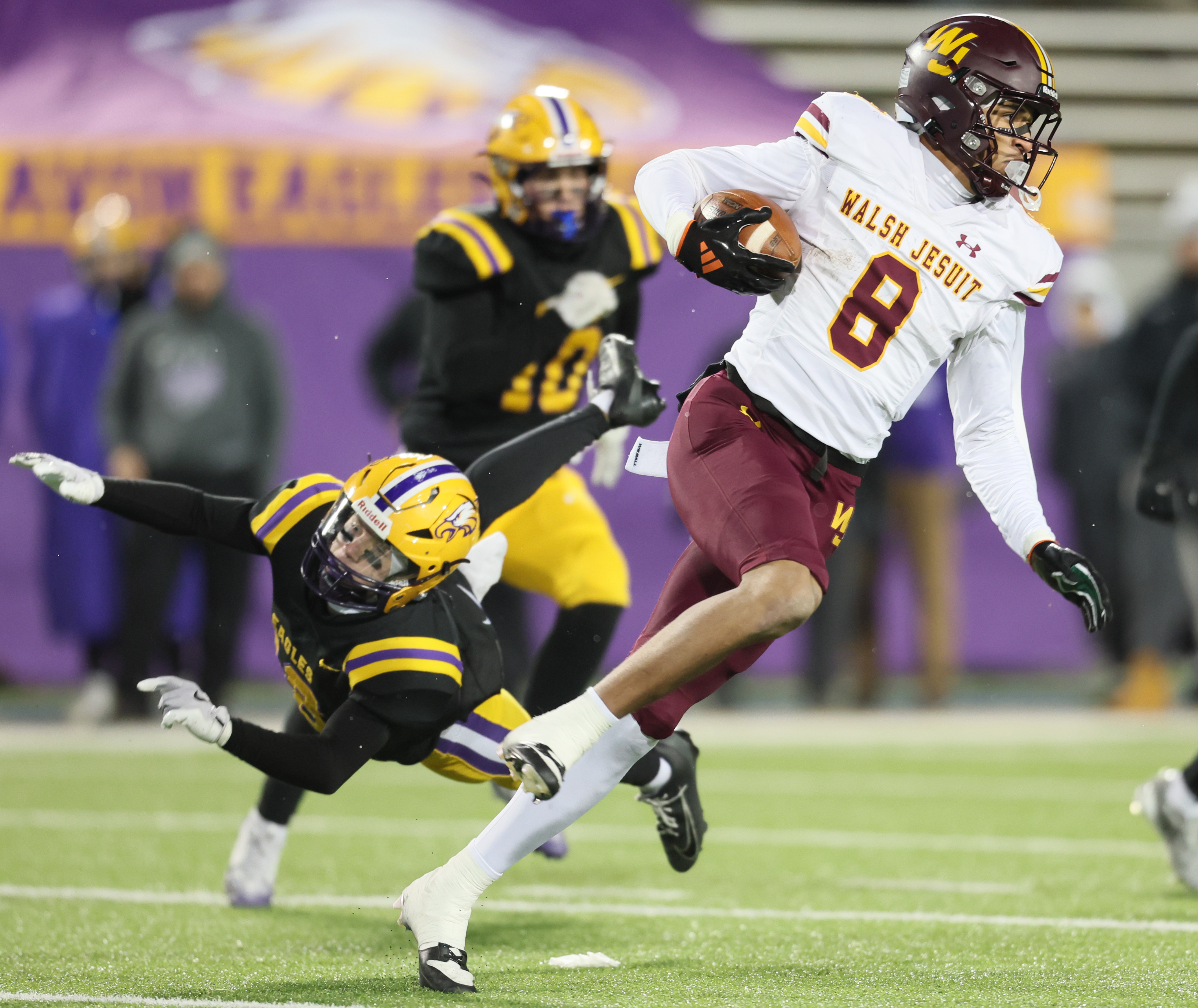 High school football:Avon vs. Walsh in division II semifinal, November ...