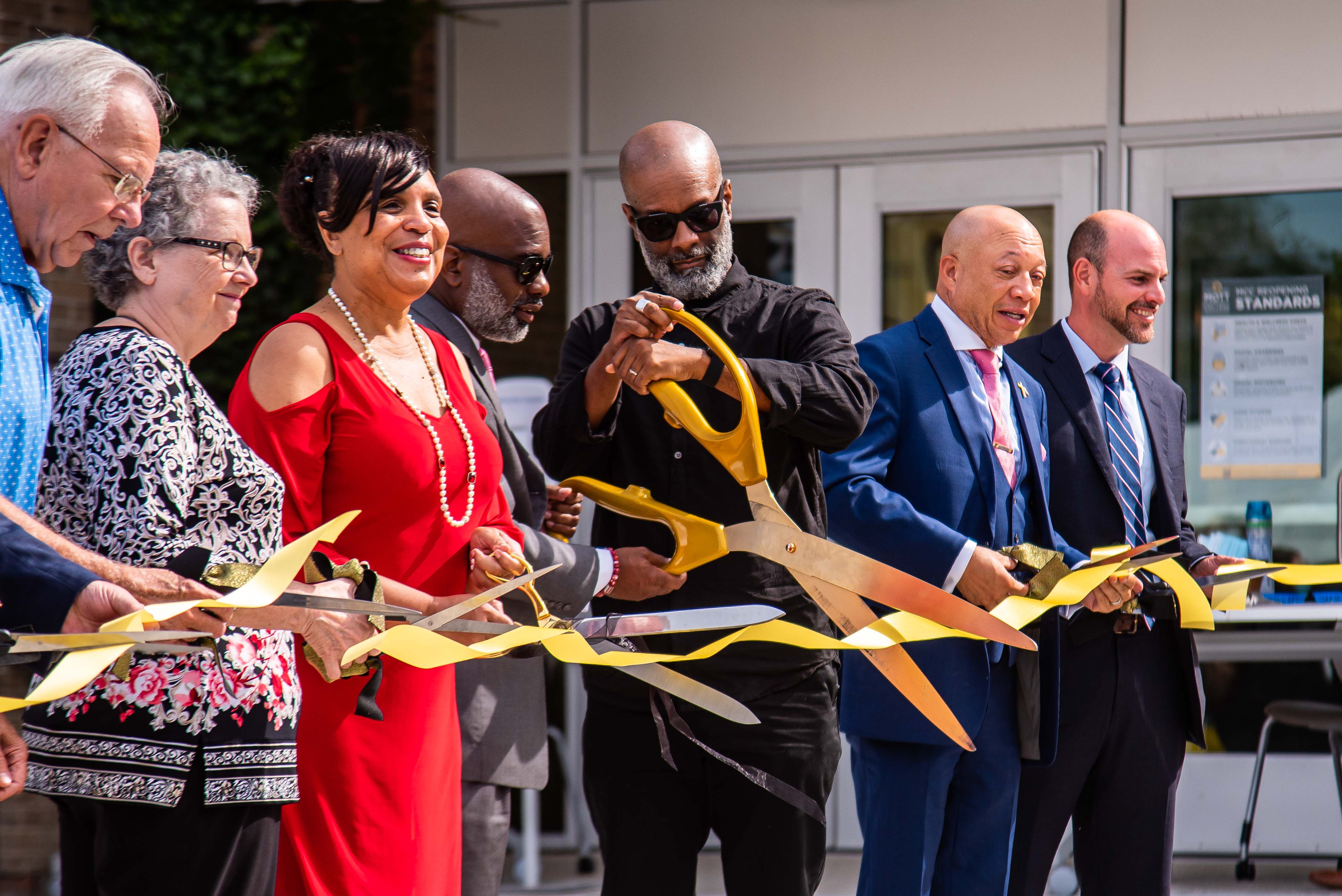 Lenore Croudy Family Life Center, mobile learning lab unveiled at Mott ...