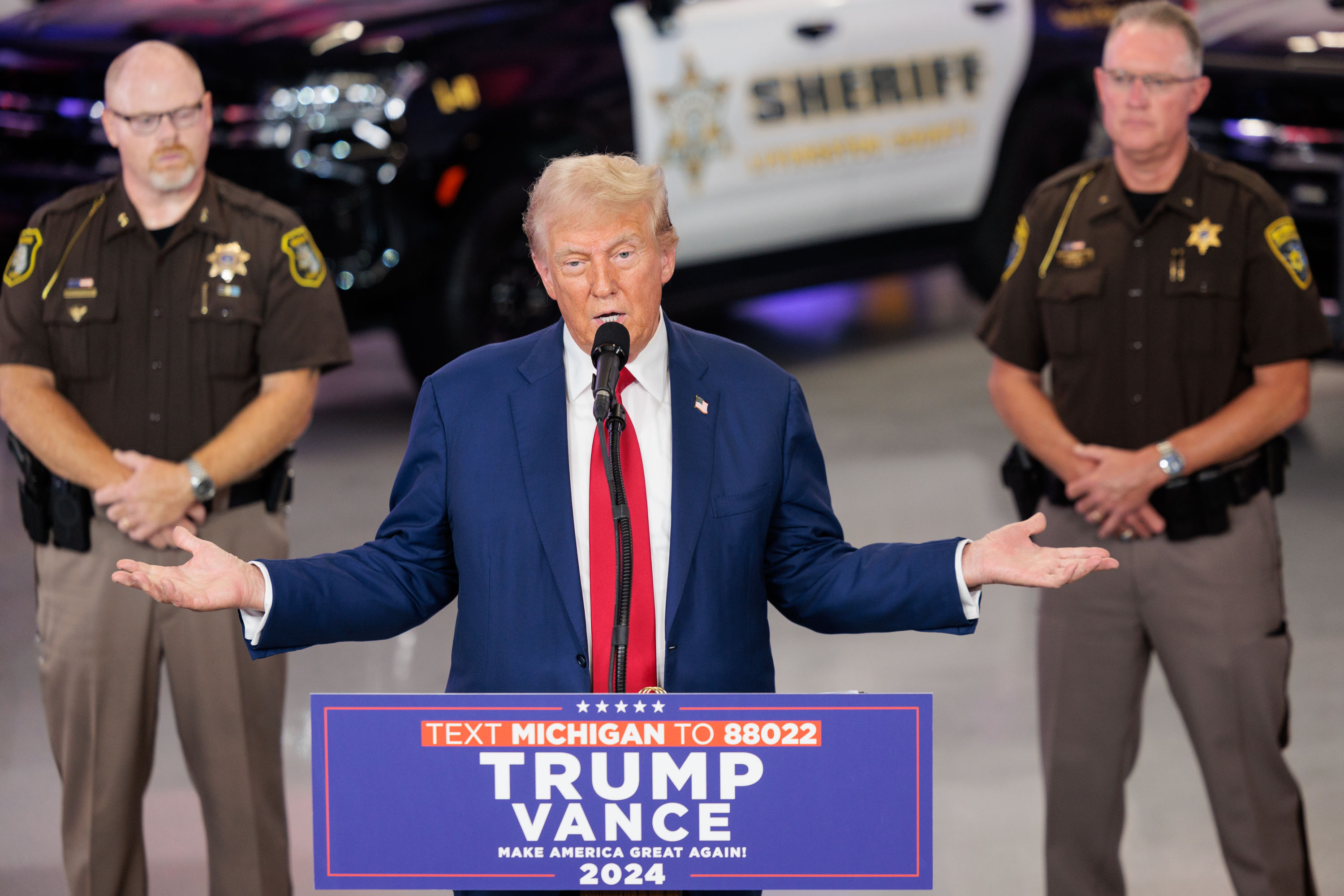 Donald Trump speaks at Livingston County Sheriff's Office in Howell - mlive.com