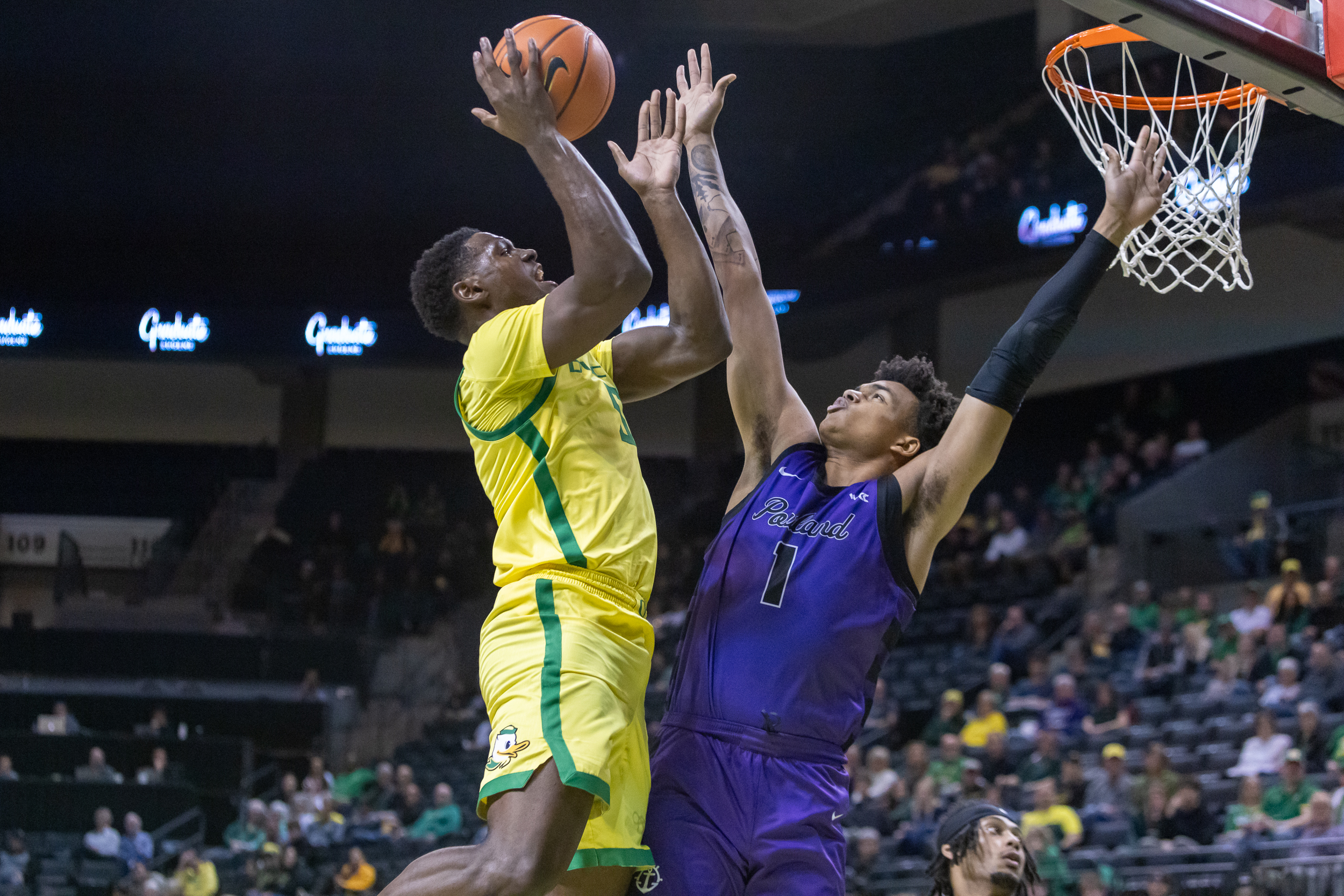 Oregon Ducks vs. Portland Pilots men's basketball: Nov. 12, 2024 ...