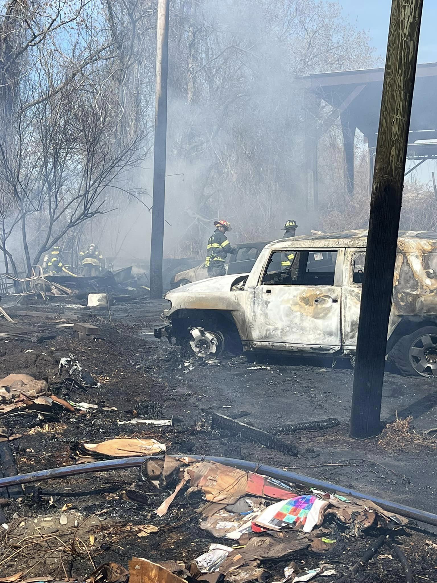 2 cars ‘consumed’ by bush fire in Springfield - masslive.com