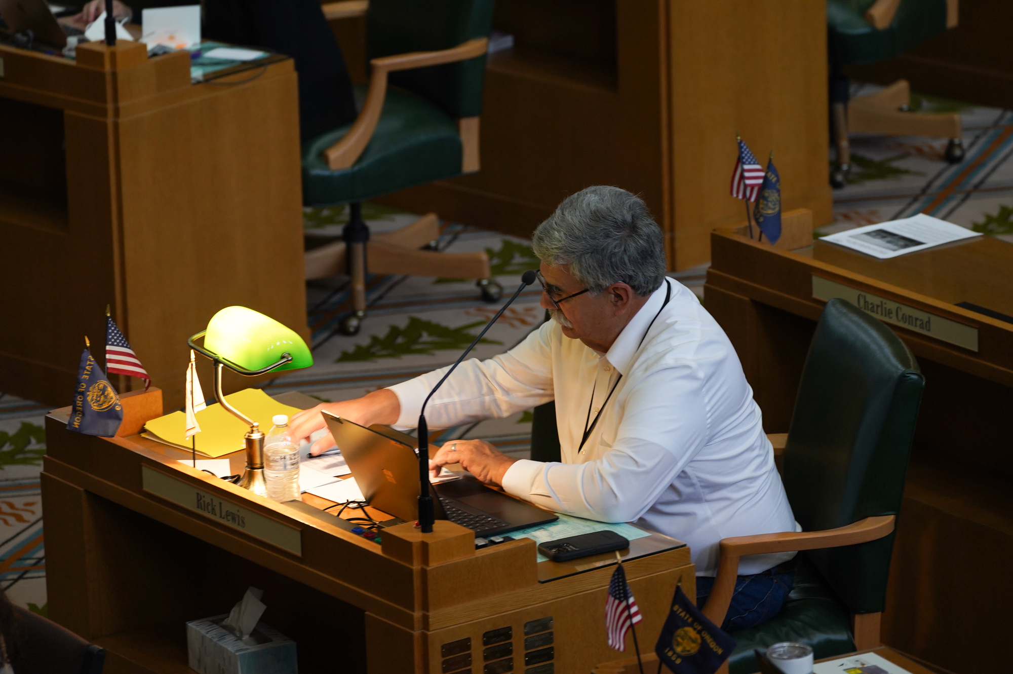 Oregon state lawmakers rush to pass slew of laws before constitutional ...