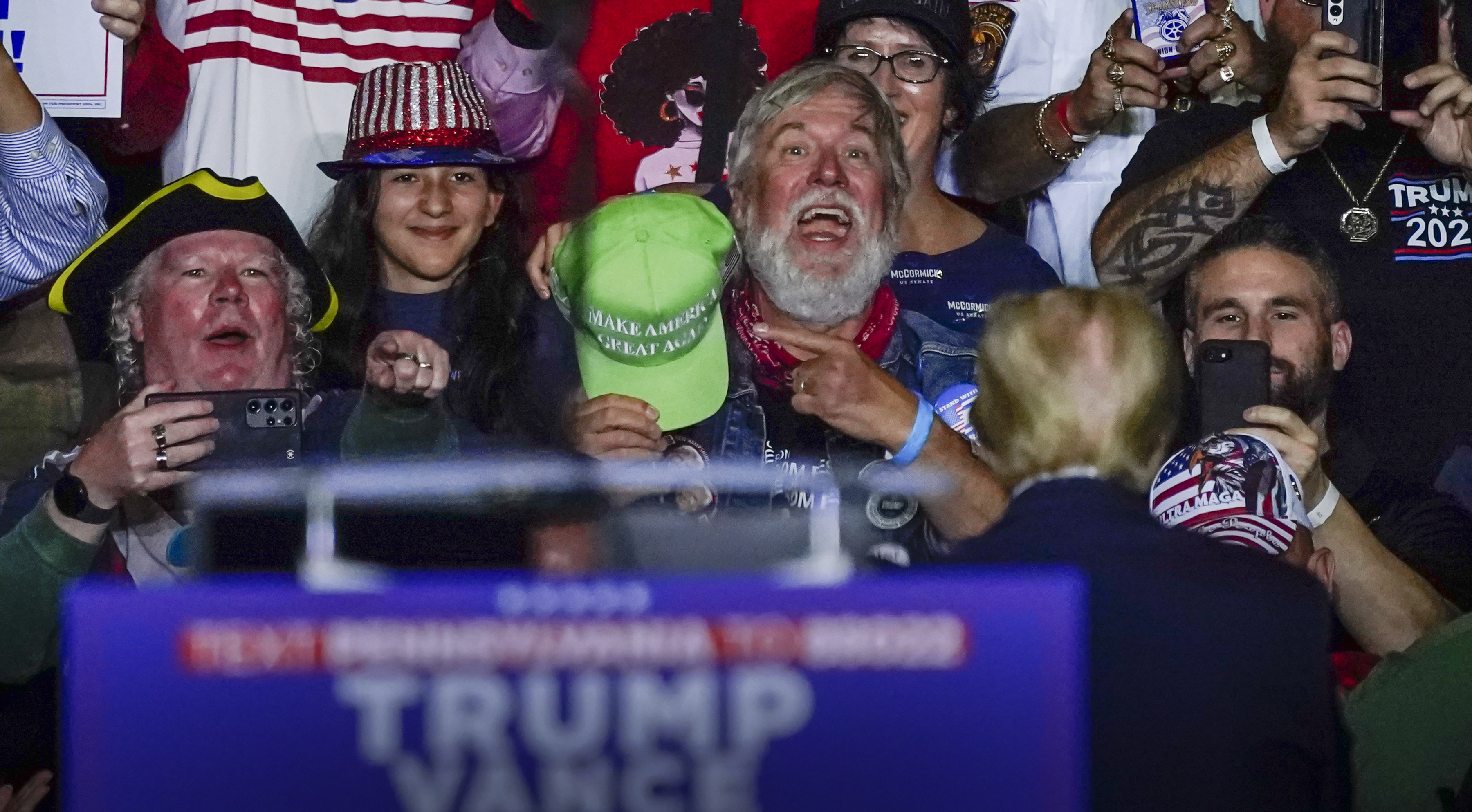 Former President Donald Trump hosts campaign rally in Allentown ...