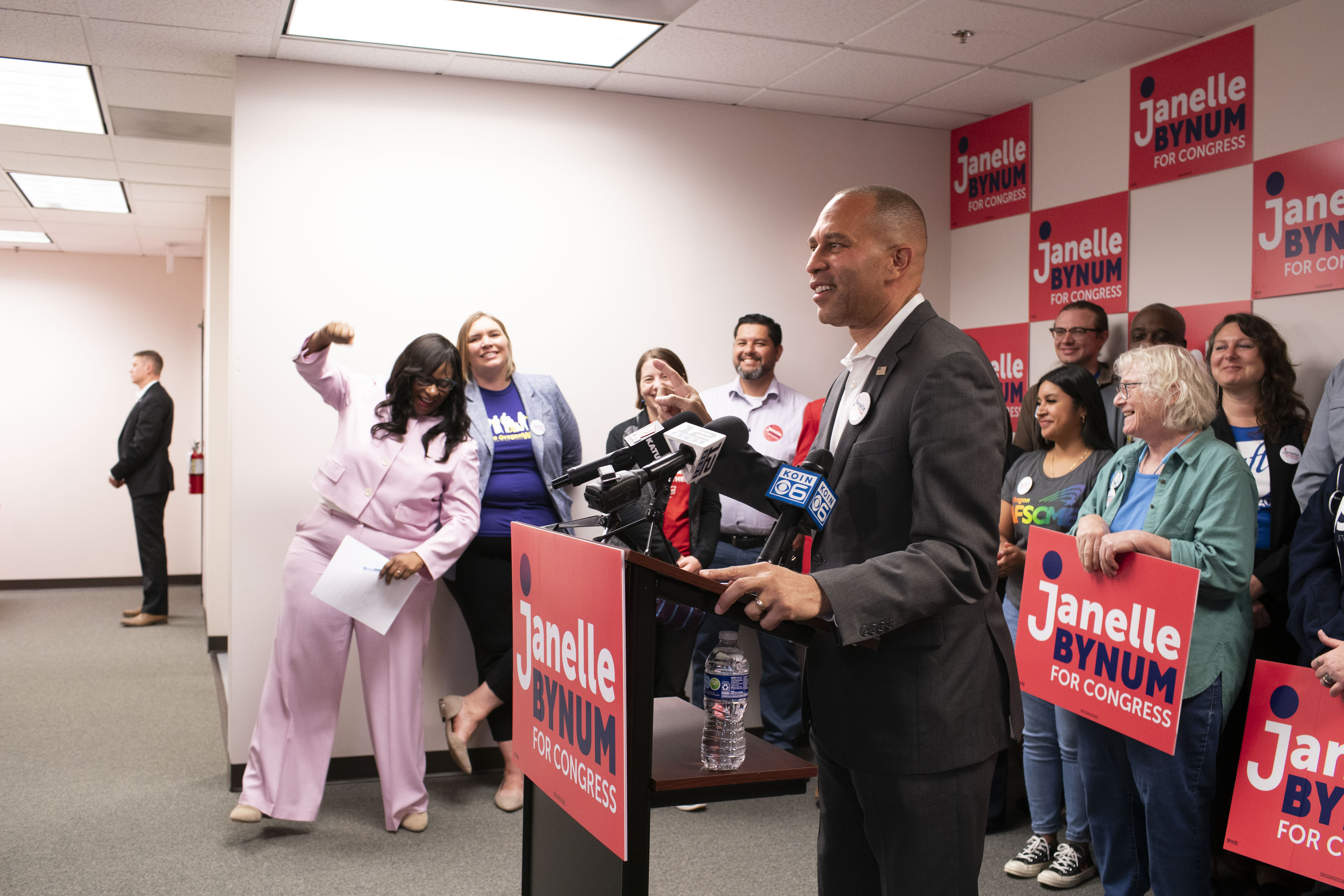 Rep Janelle Bynum and House Minority Leader Hakeem Jeffries ...