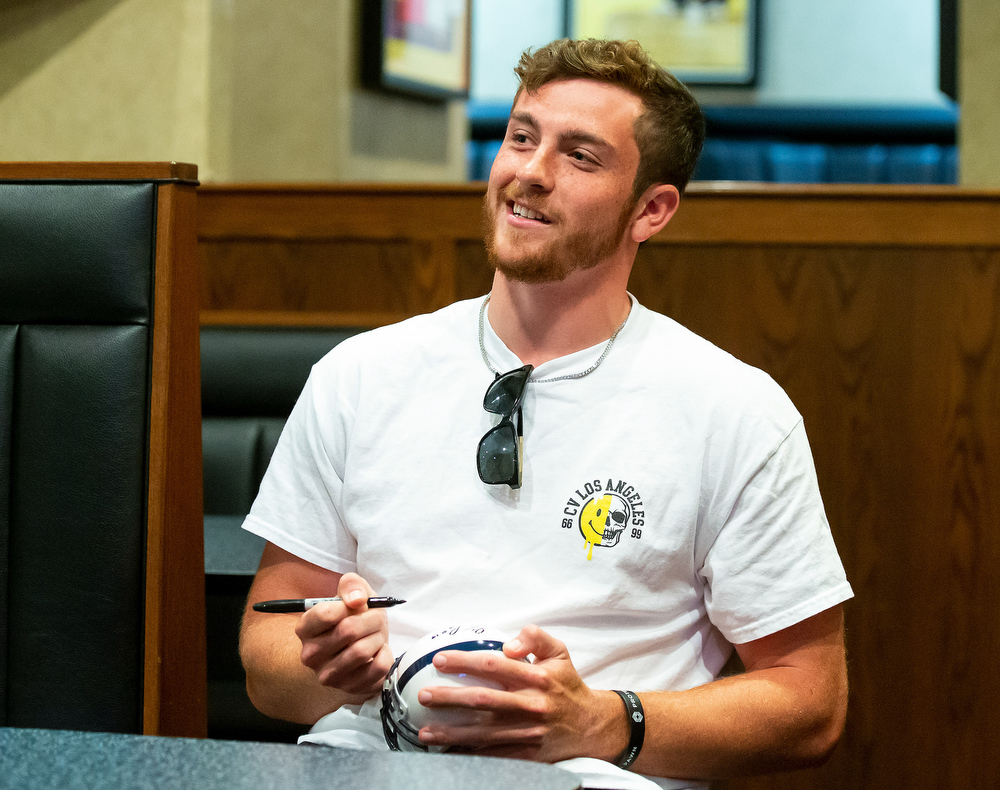 Penn State QB Sean Clifford meet and greet in Mechanicsburg - pennlive.com